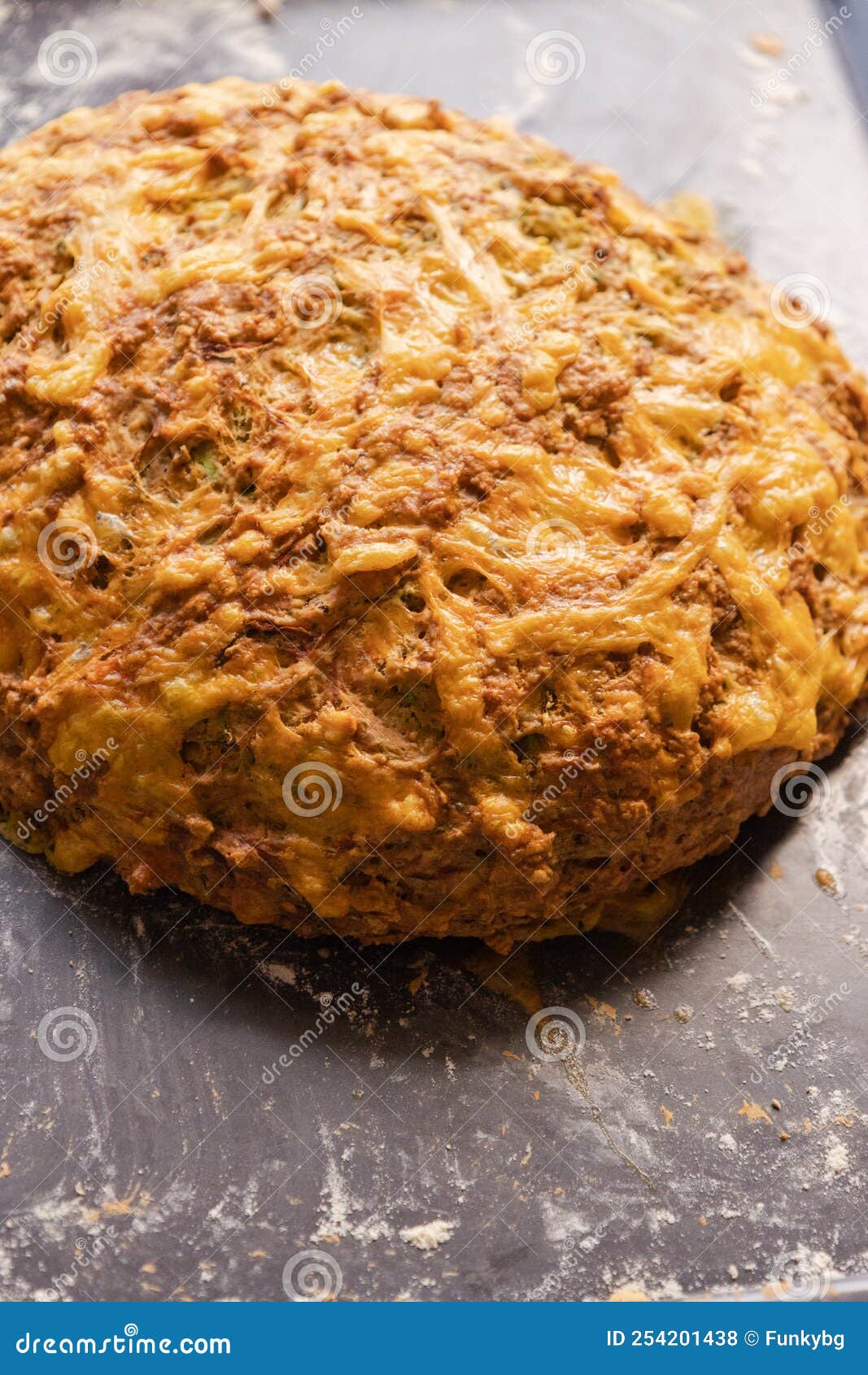 Pan De Soda Casero Con Zucchini Y Queso Cheddar Foto de archivo ...