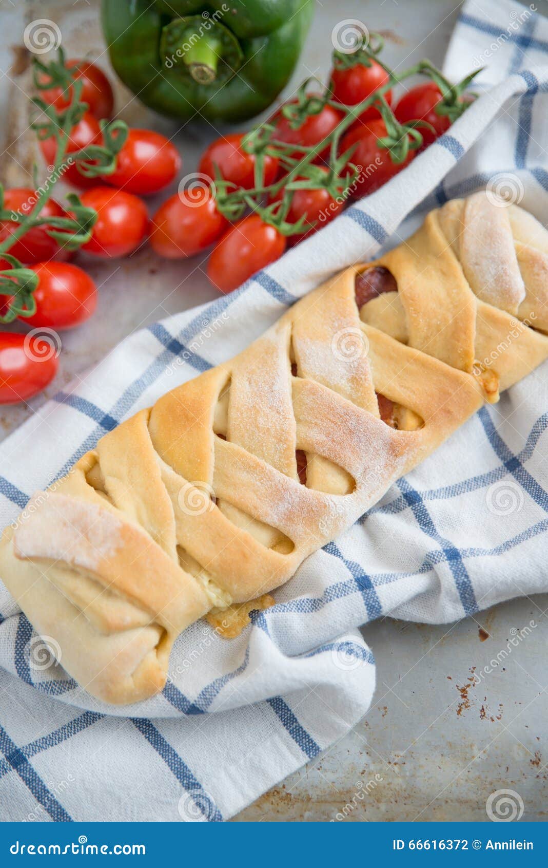 Pan De Stromboli Del Italiano Foto de archivo - Imagen de aperitivo, almuerzo: 66616372