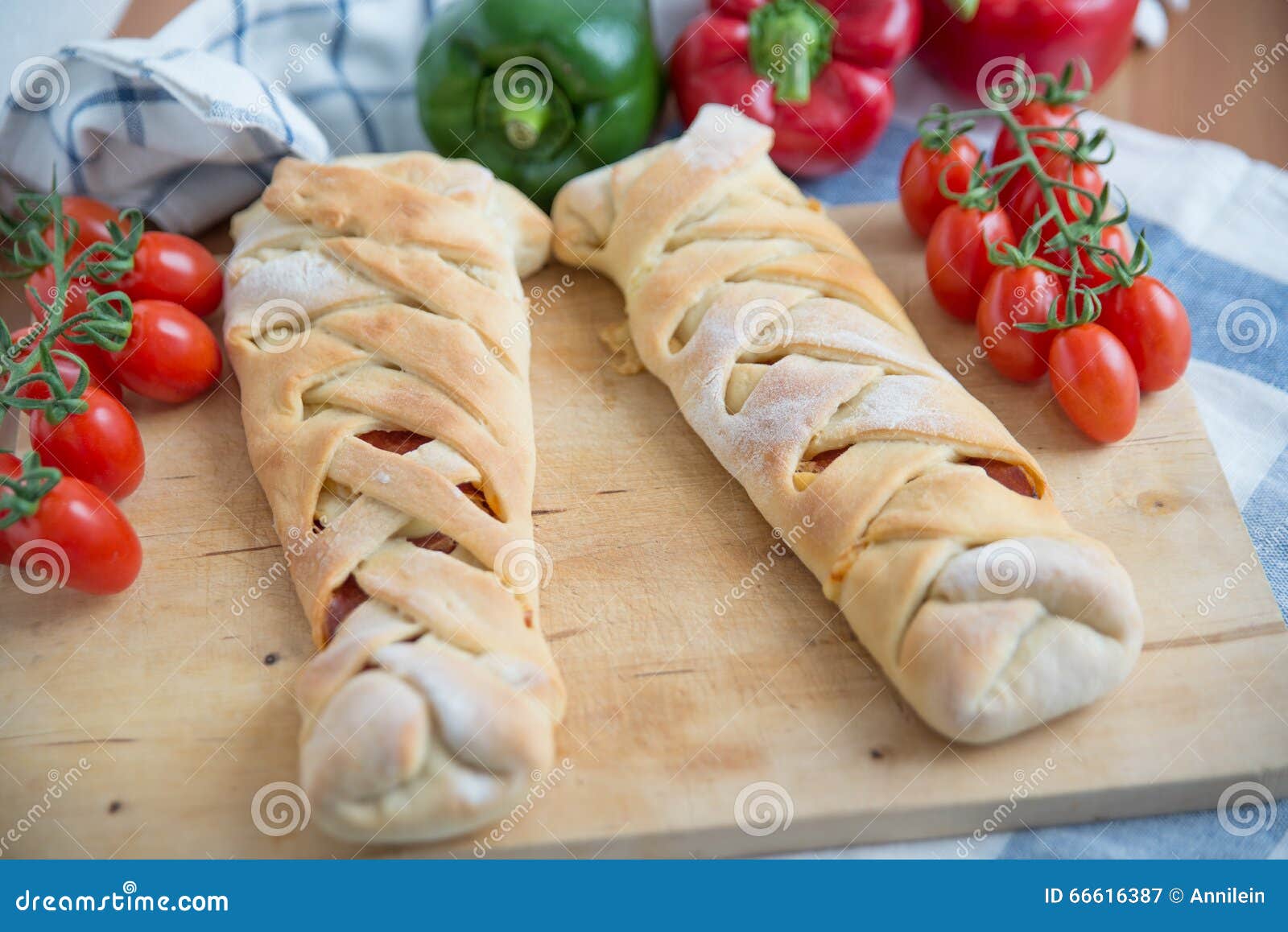 Pan De Stromboli Del Italiano Imagen de archivo - Imagen de disco ...