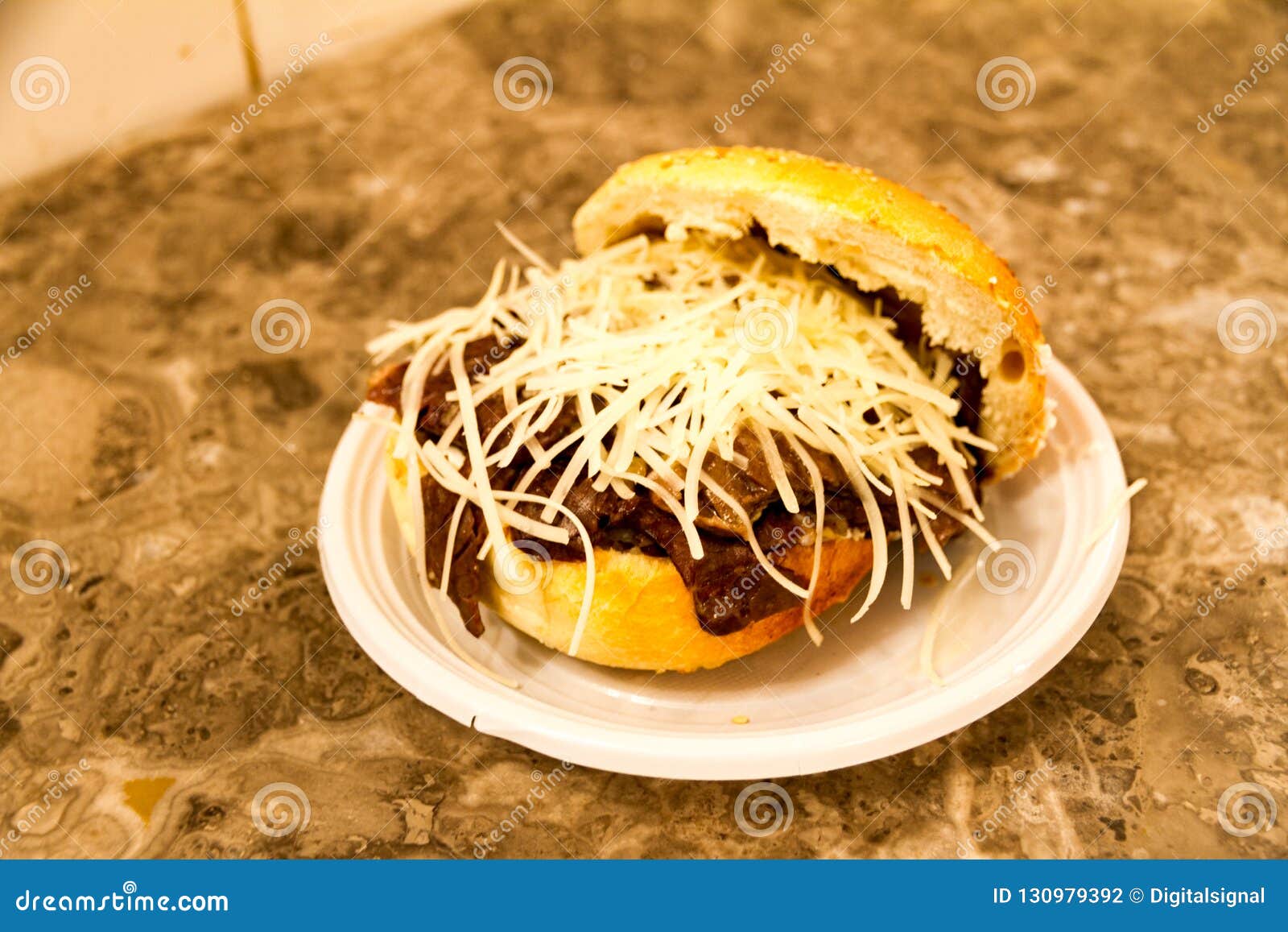 Pan De Tipical Con El Bazo En Palermo Foto de archivo - Imagen de gordo ...
