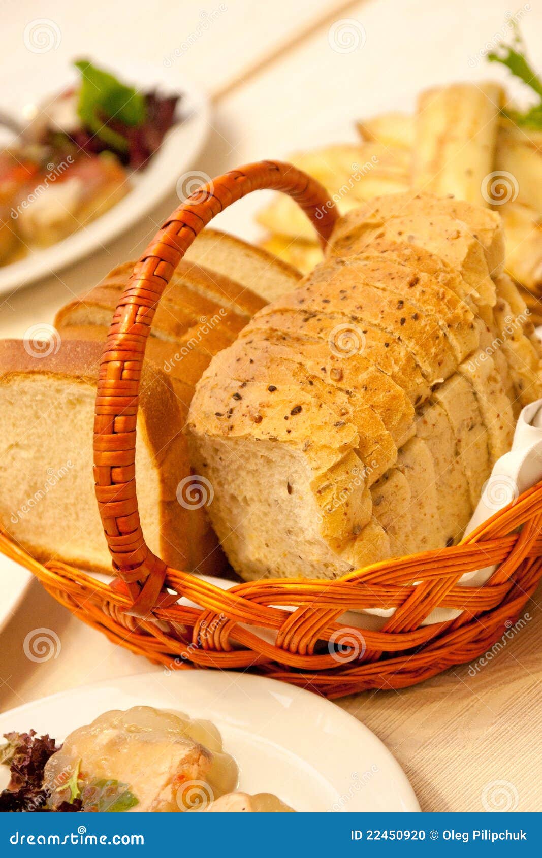 Pan en restaurante foto de archivo. Imagen de irreconocible - 22450920