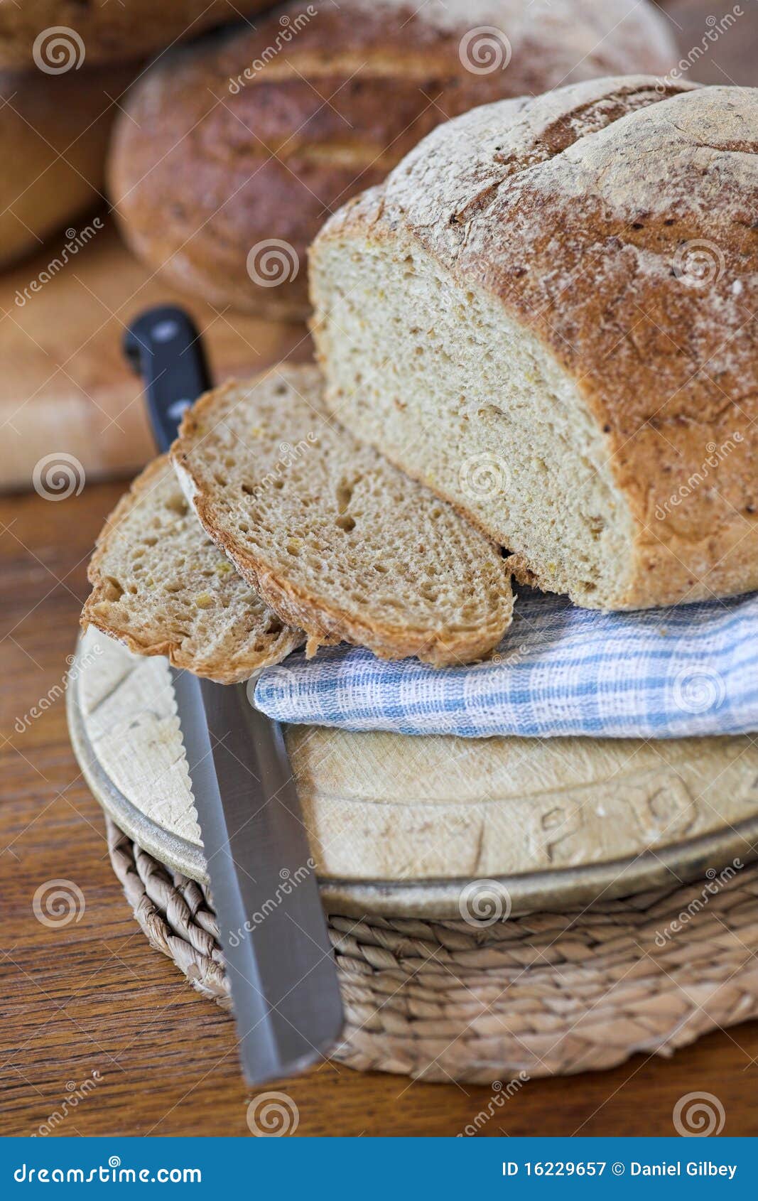 Pan fresco imagen de archivo. Imagen de almuerzo, rebanada - 16229657