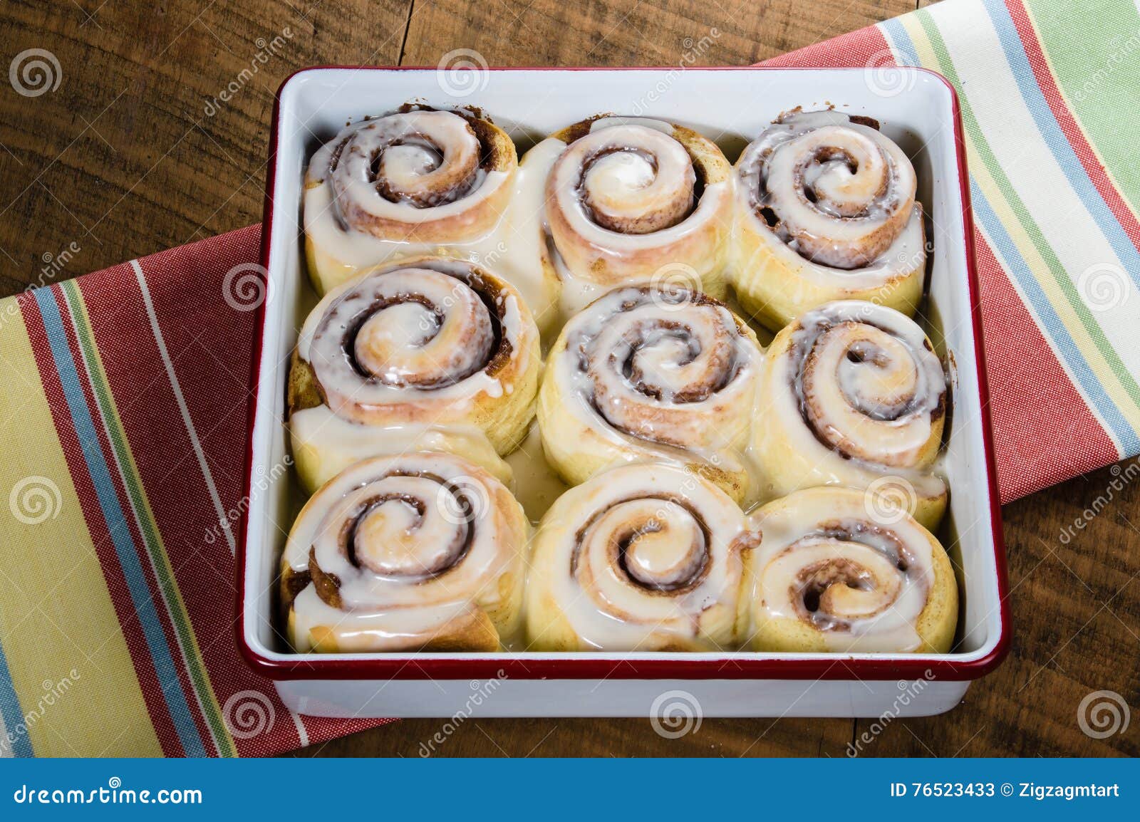Pan of Fresh Cinnamon Rolls Stock Image - Image of roll, dessert: 76523433