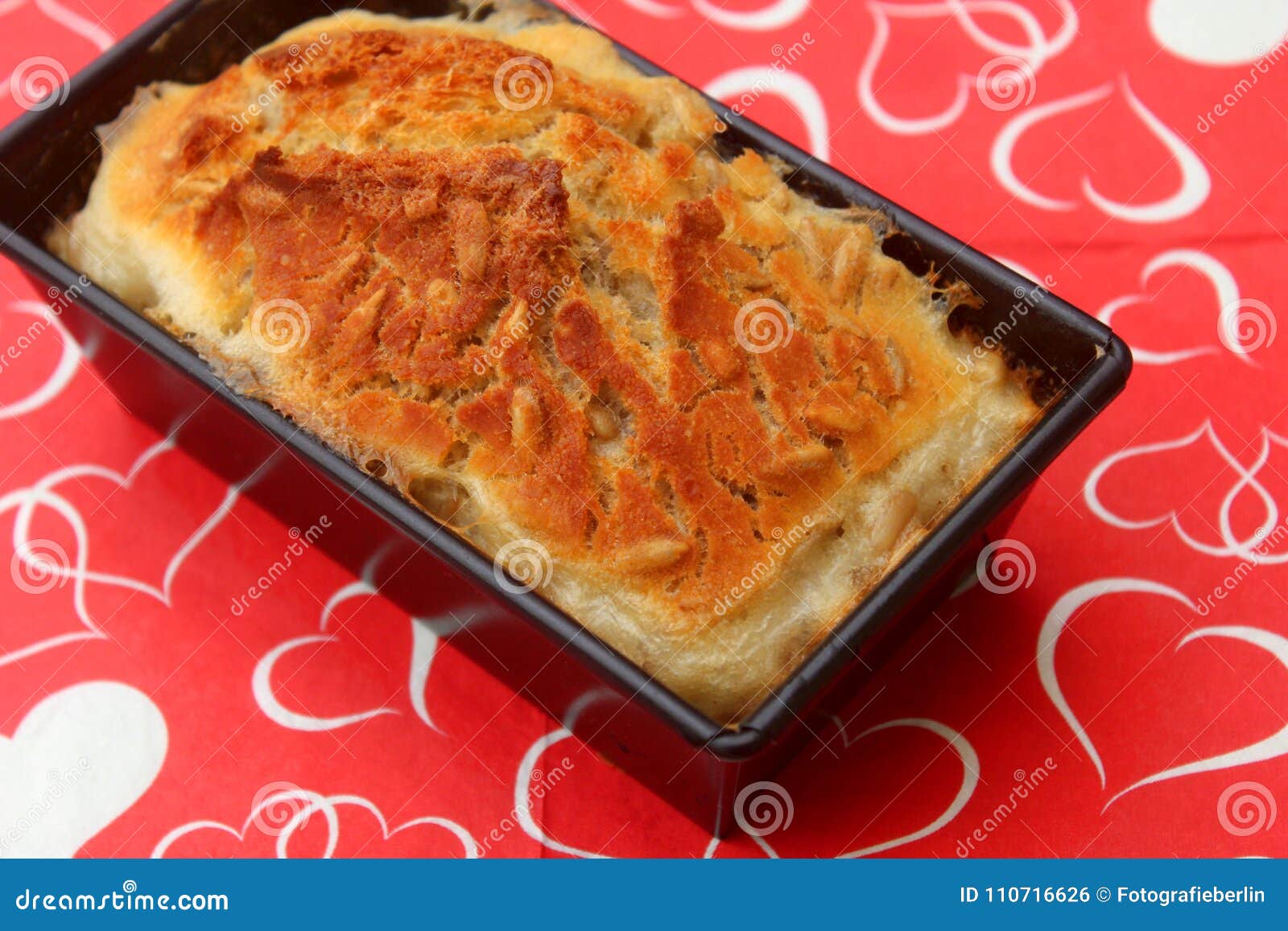 Pan Hecho En Casa De La Harina De Trigo Foto de archivo - Imagen de ...