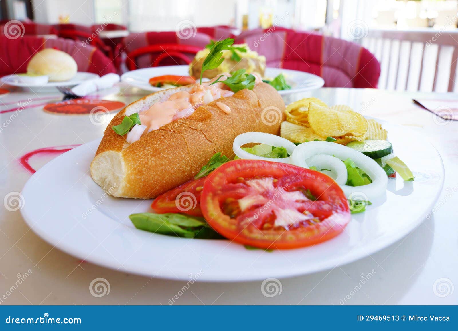 Pan Llenado De Los Camarones Imagen de archivo - Imagen de lechuga ...