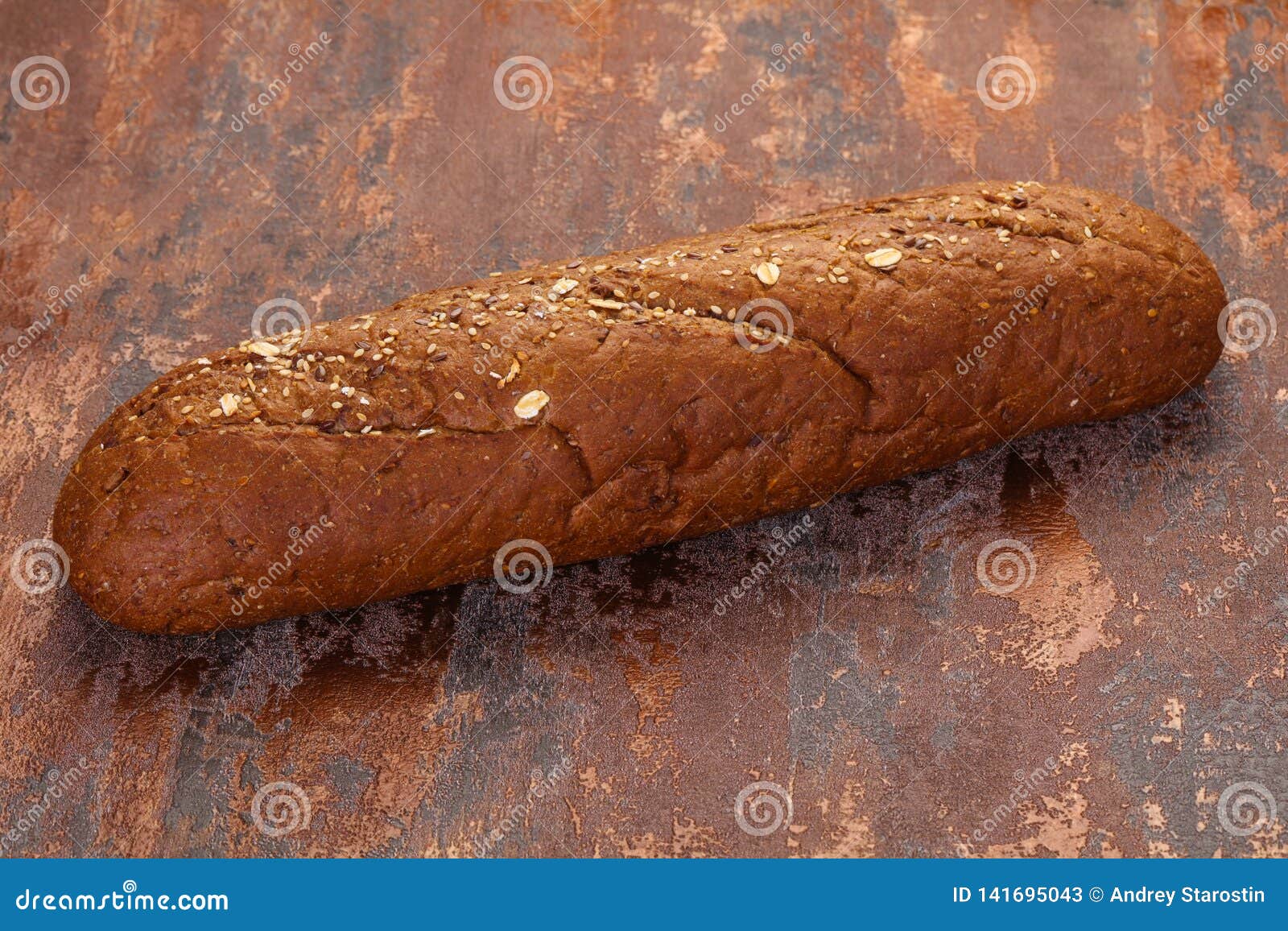 Pan negro del pan imagen de archivo. Imagen de negro - 141695043