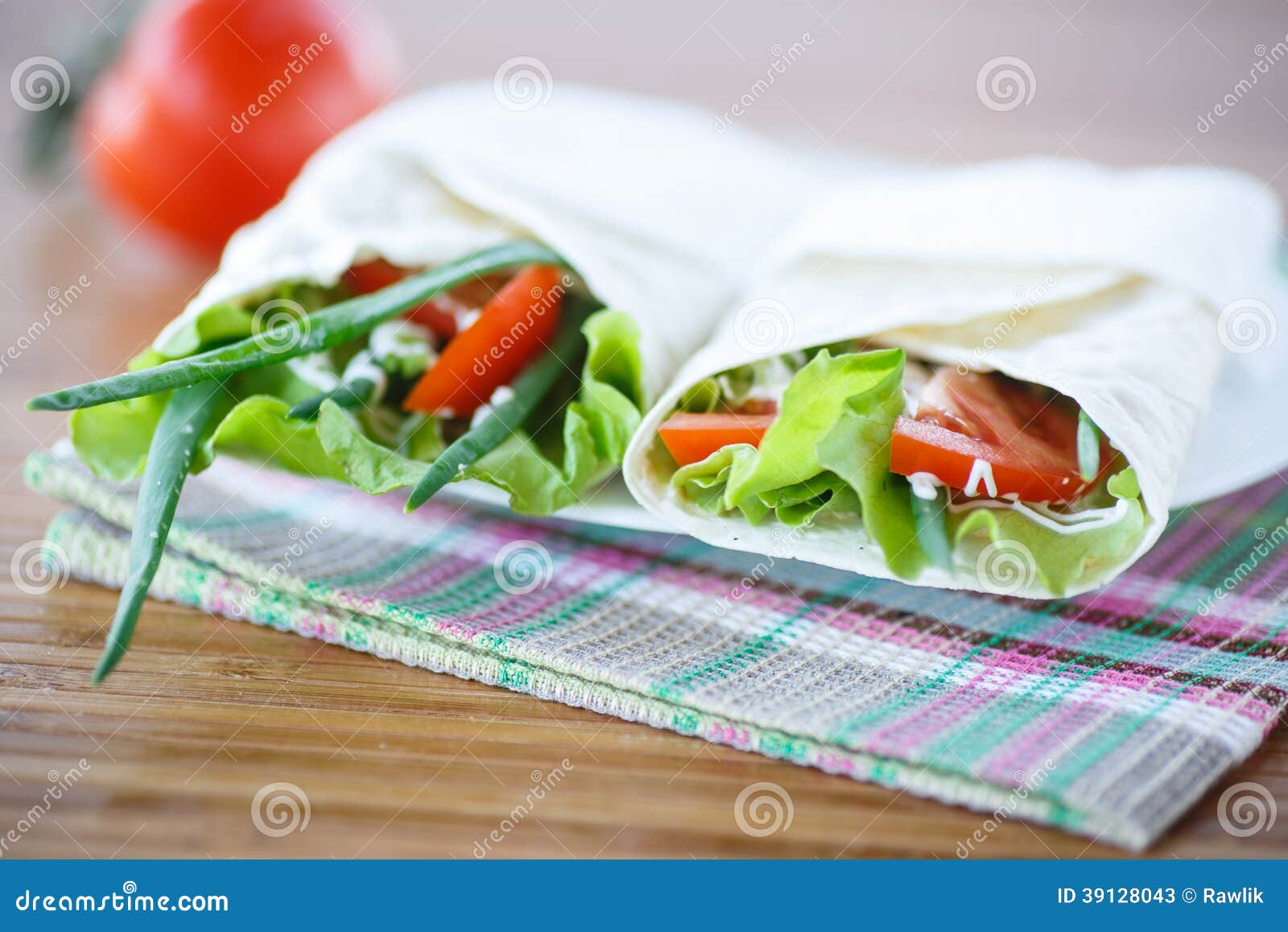Pan Pita Con Lechuga Y Verduras Imagen de archivo - Imagen de fresco ...