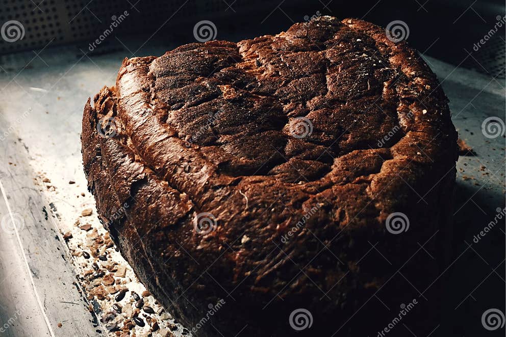 Pan quemado foto de archivo. Imagen de quemadura, alimento - 157790796