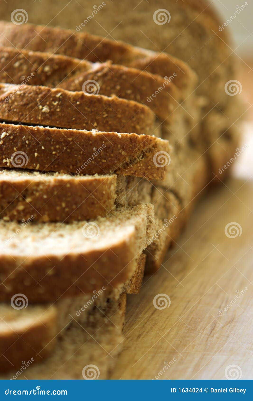 Pan rebanado foto de archivo. Imagen de rebanada, harina - 1634024