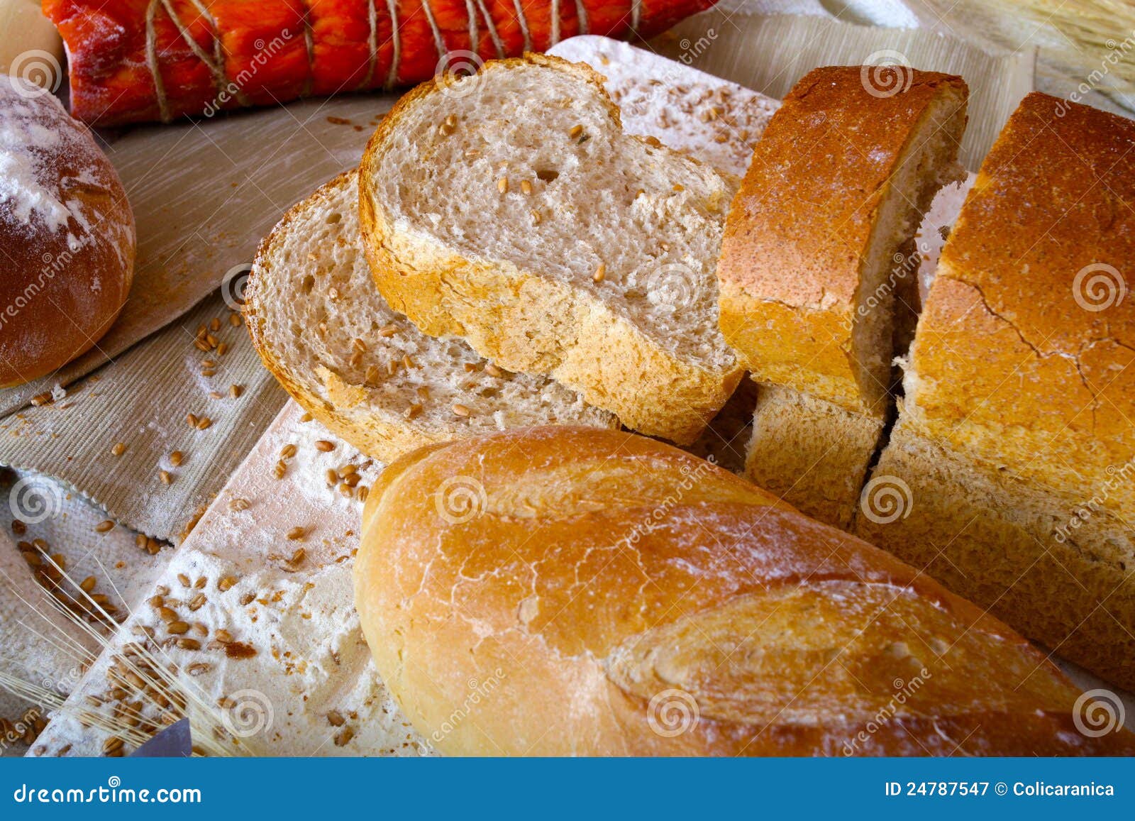 Pan rebanado imagen de archivo. Imagen de vida, horno - 24787547