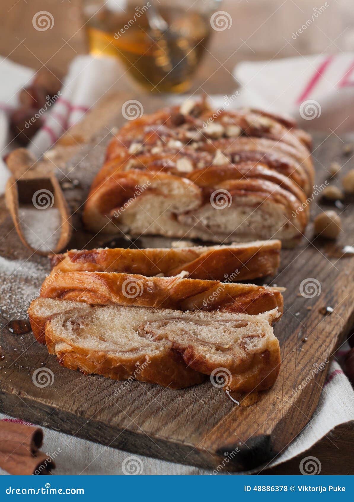 Pan torcido foto de archivo. Imagen de postre, bocado - 48886378