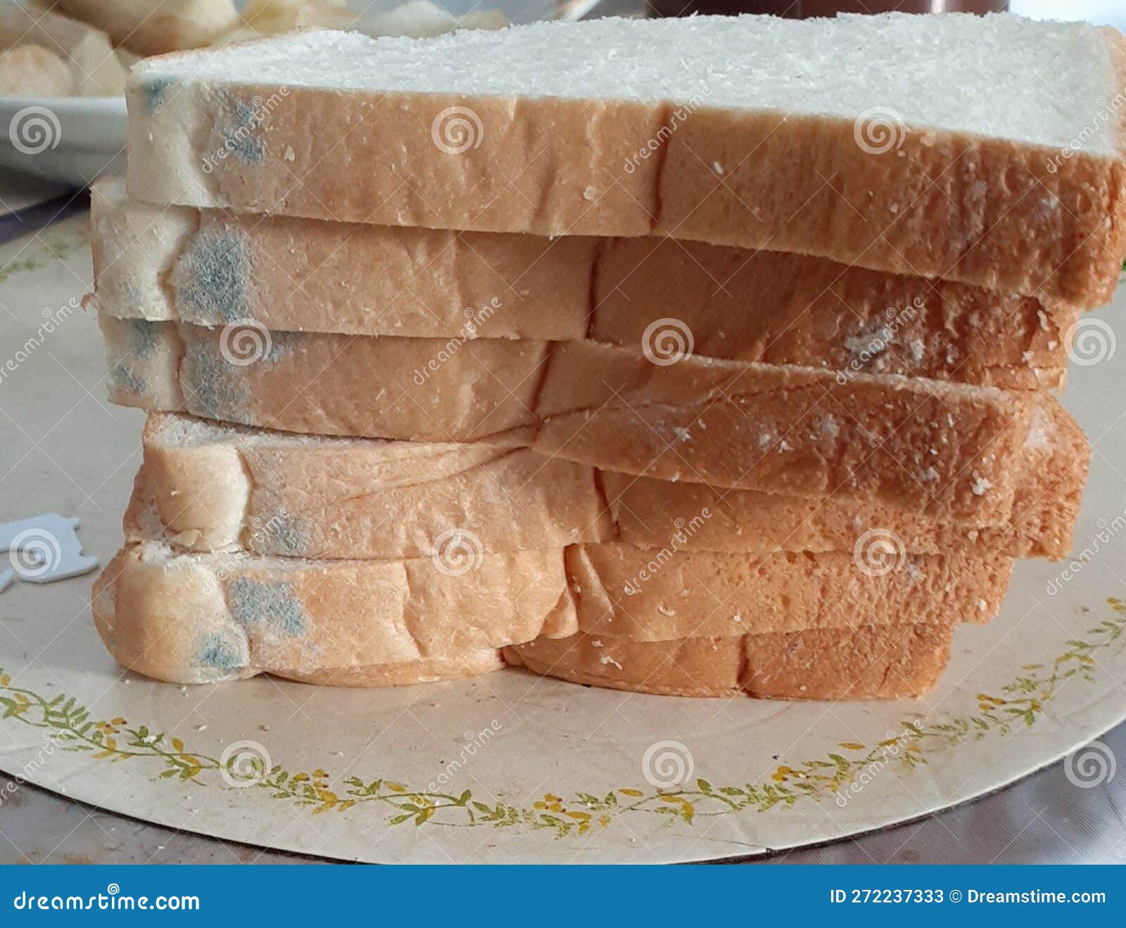 Pan vencido con levaduras imagen de archivo. Imagen de tales - 272237333