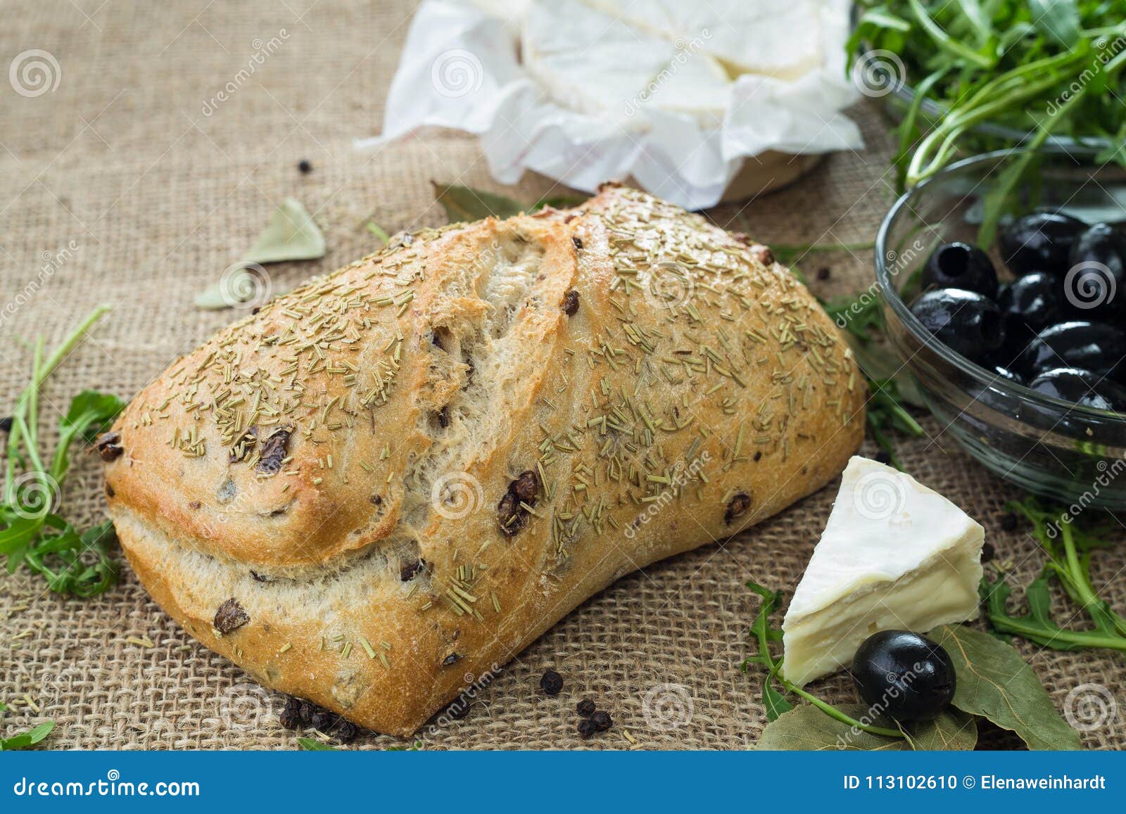 Pan Verde Oliva Con Las Hierbas Y Las Verduras Foto de archivo - Imagen ...