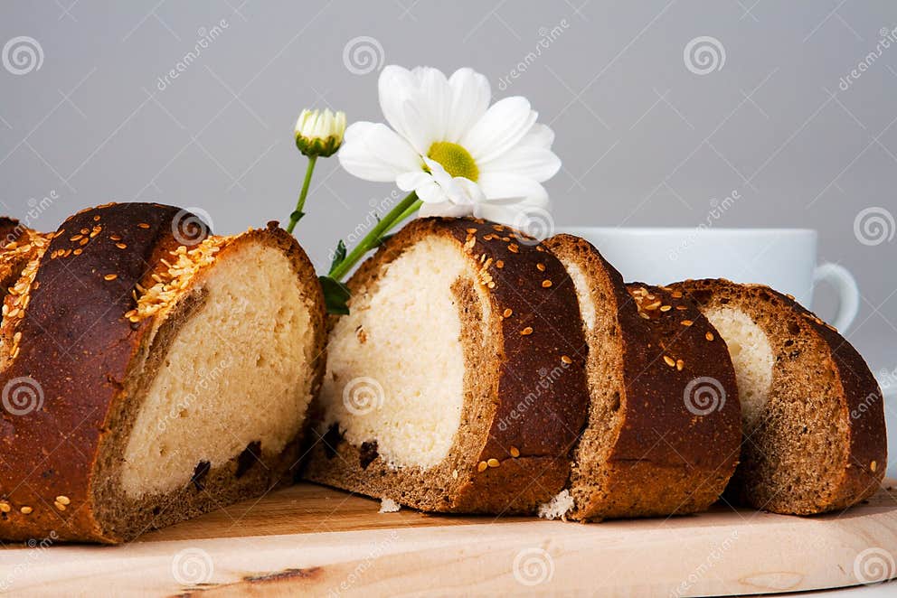 Pan y café foto de archivo. Imagen de camomila, margarita - 8559478