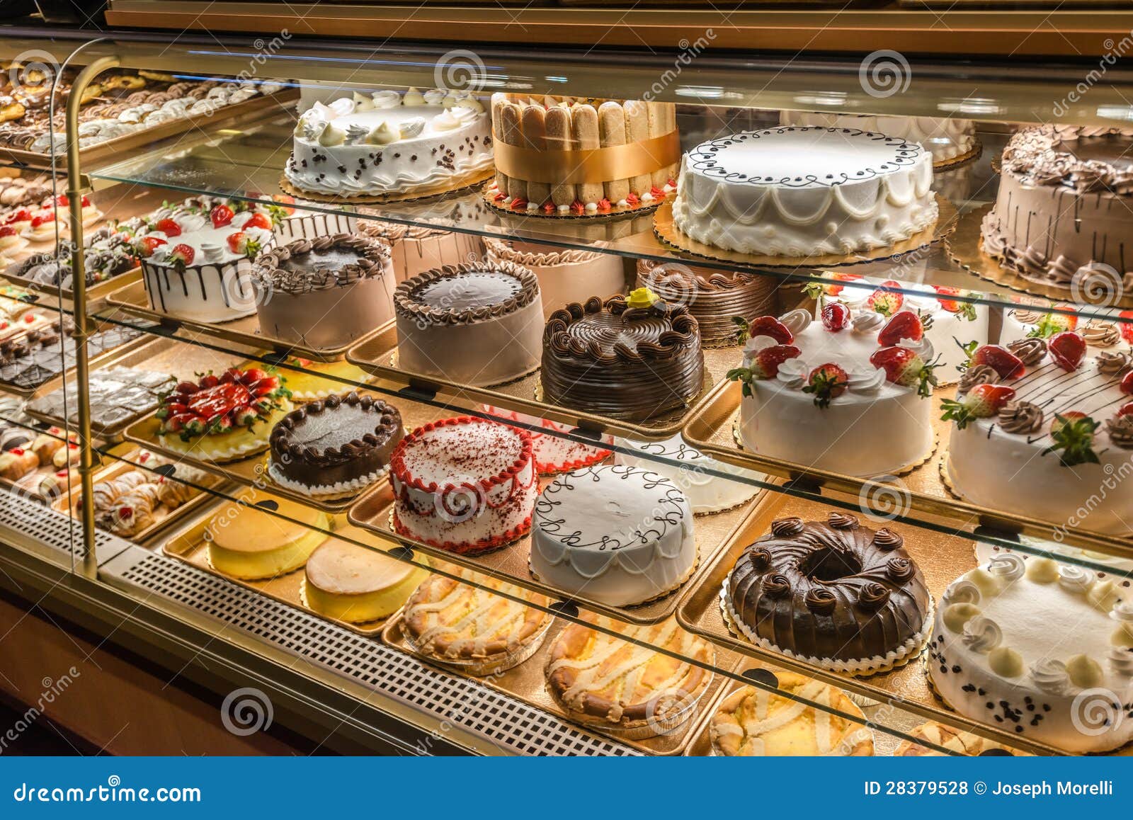 Panadería italiana foto de archivo. Imagen de dulces - 28379528