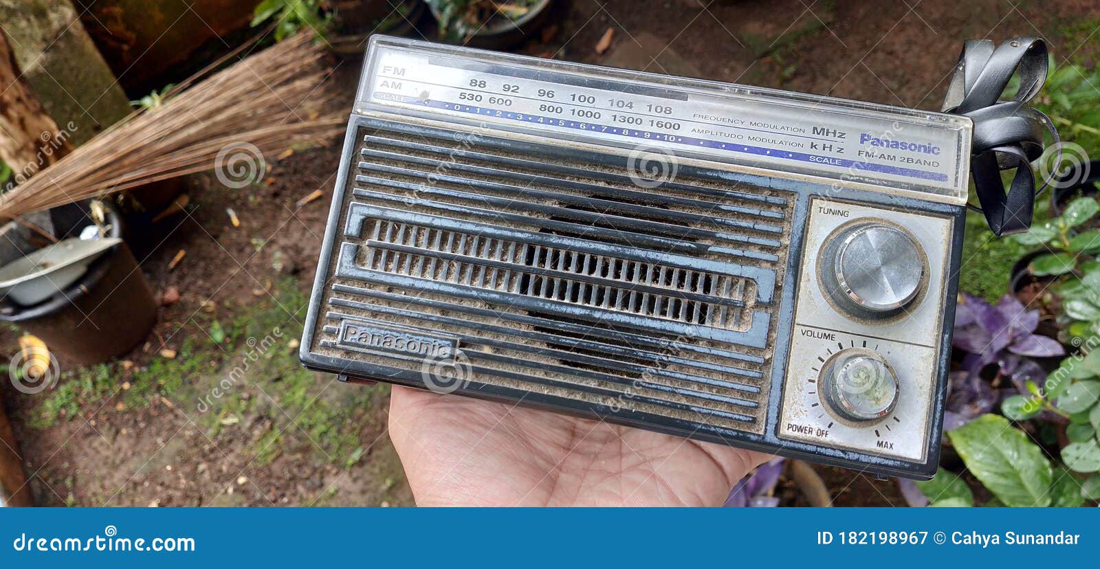 Panasonic Old Vintage and Classic Radio in a Hand Editorial Photography ...