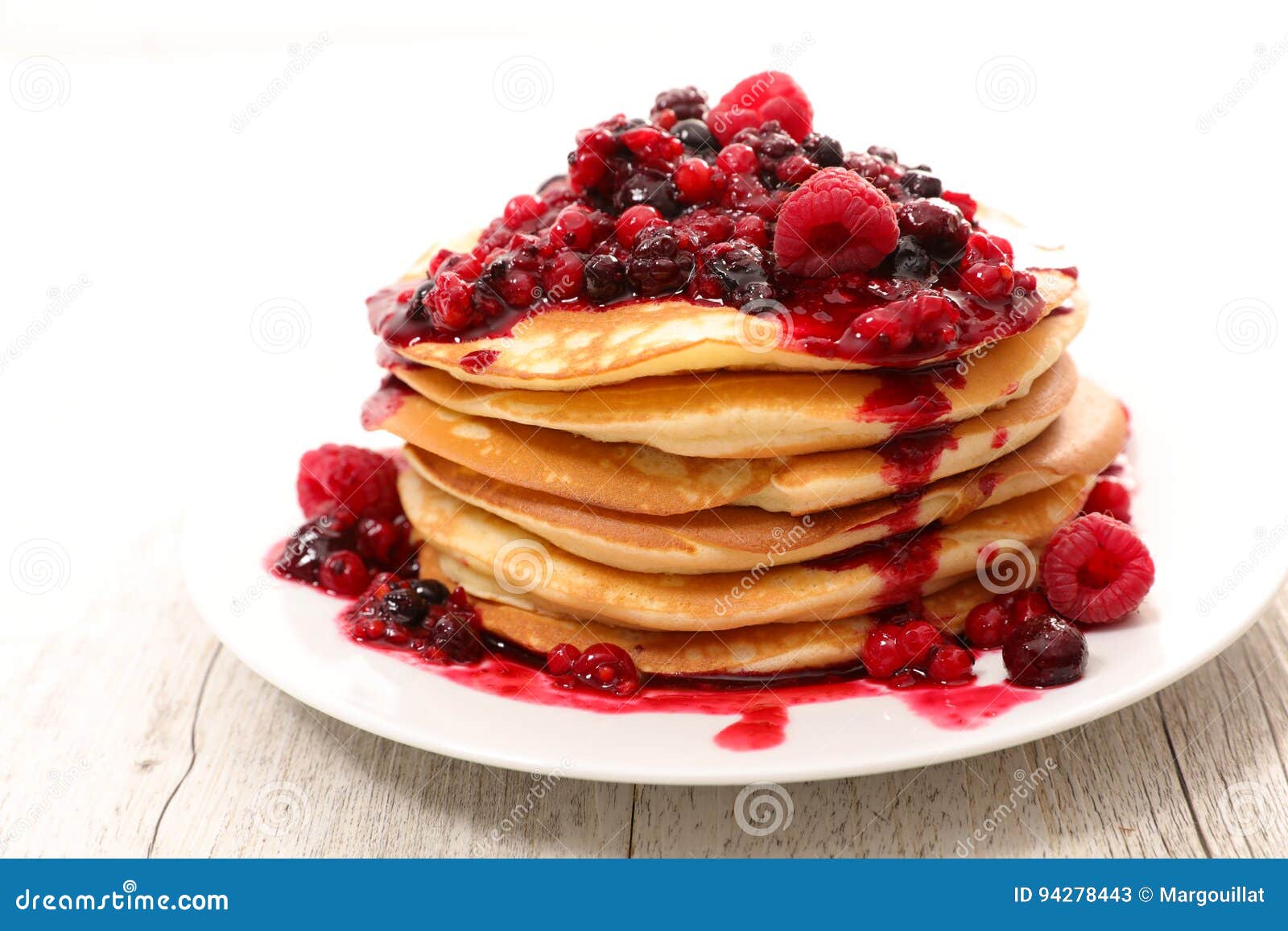 Pancake with Berries Fruits Stock Image - Image of cake, sauce: 94278443