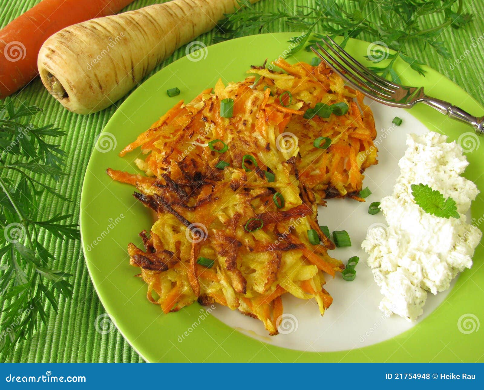 Pancake Con Le Carote E Le Pastinache Fotografia Stock - Immagine di ...