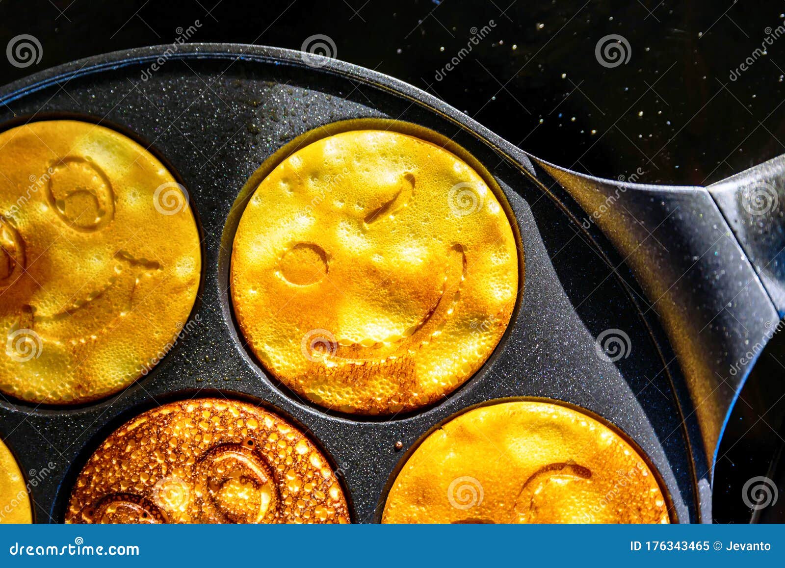 Pancake Frying Pan with Smile Face Pancake Cooking on Cooker in Kitchen ...