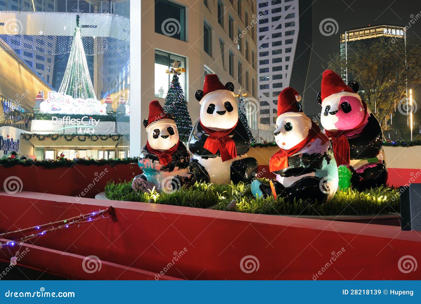 Panda Con I Cappelli Di Natale Immagine Stock Editoriale - Immagine di ...