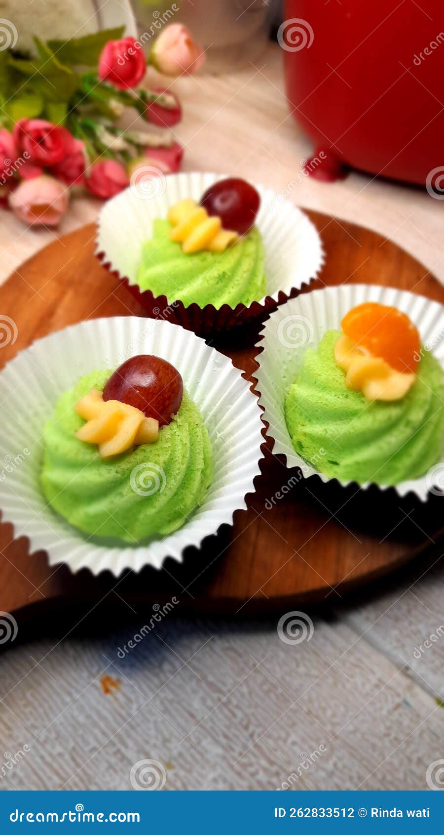 Pandan twister cake stock photo. Image of cupcake, flower - 262833512