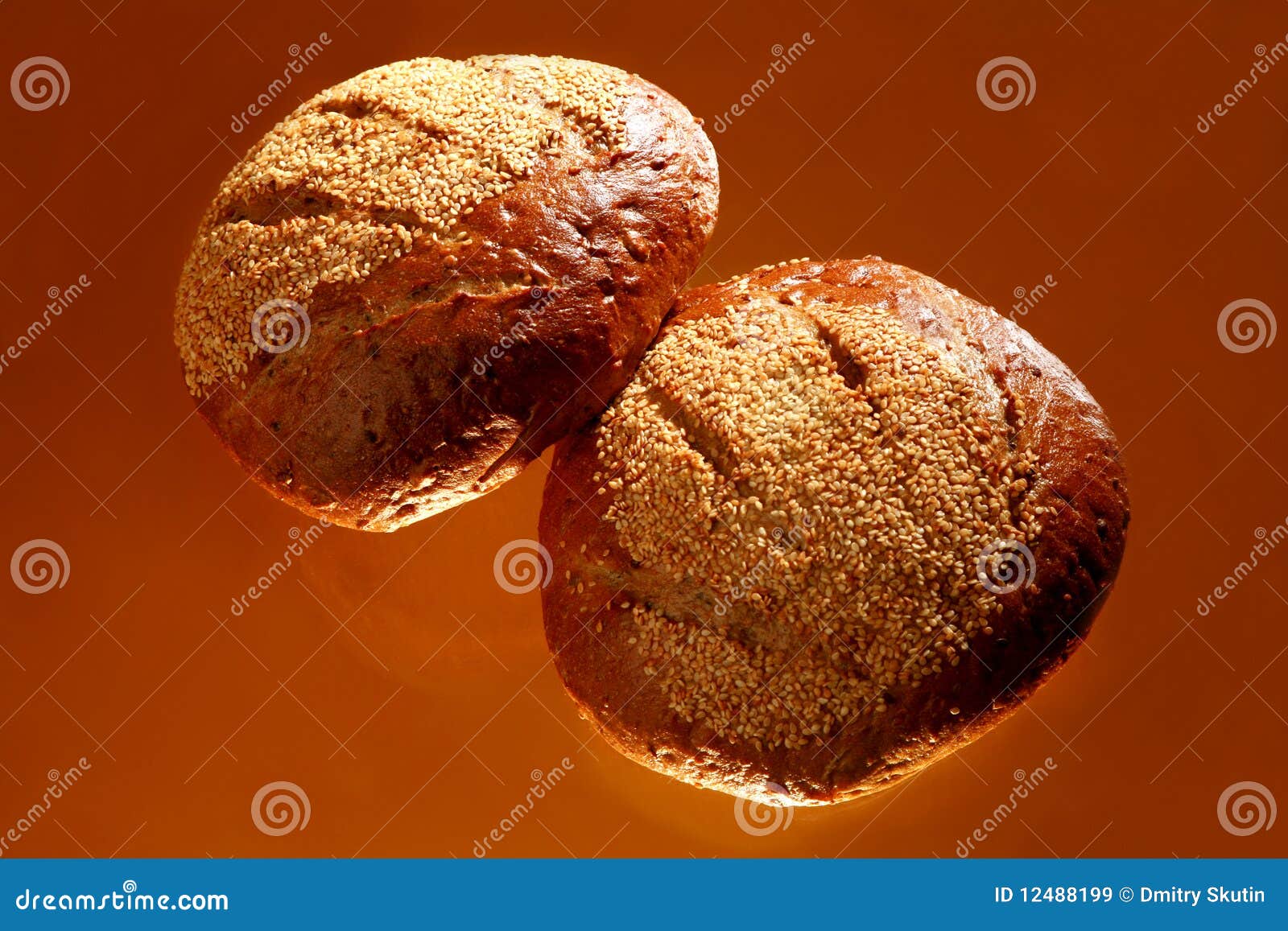 Pane immagine stock. Immagine di pila, marrone, coltura - 12488199