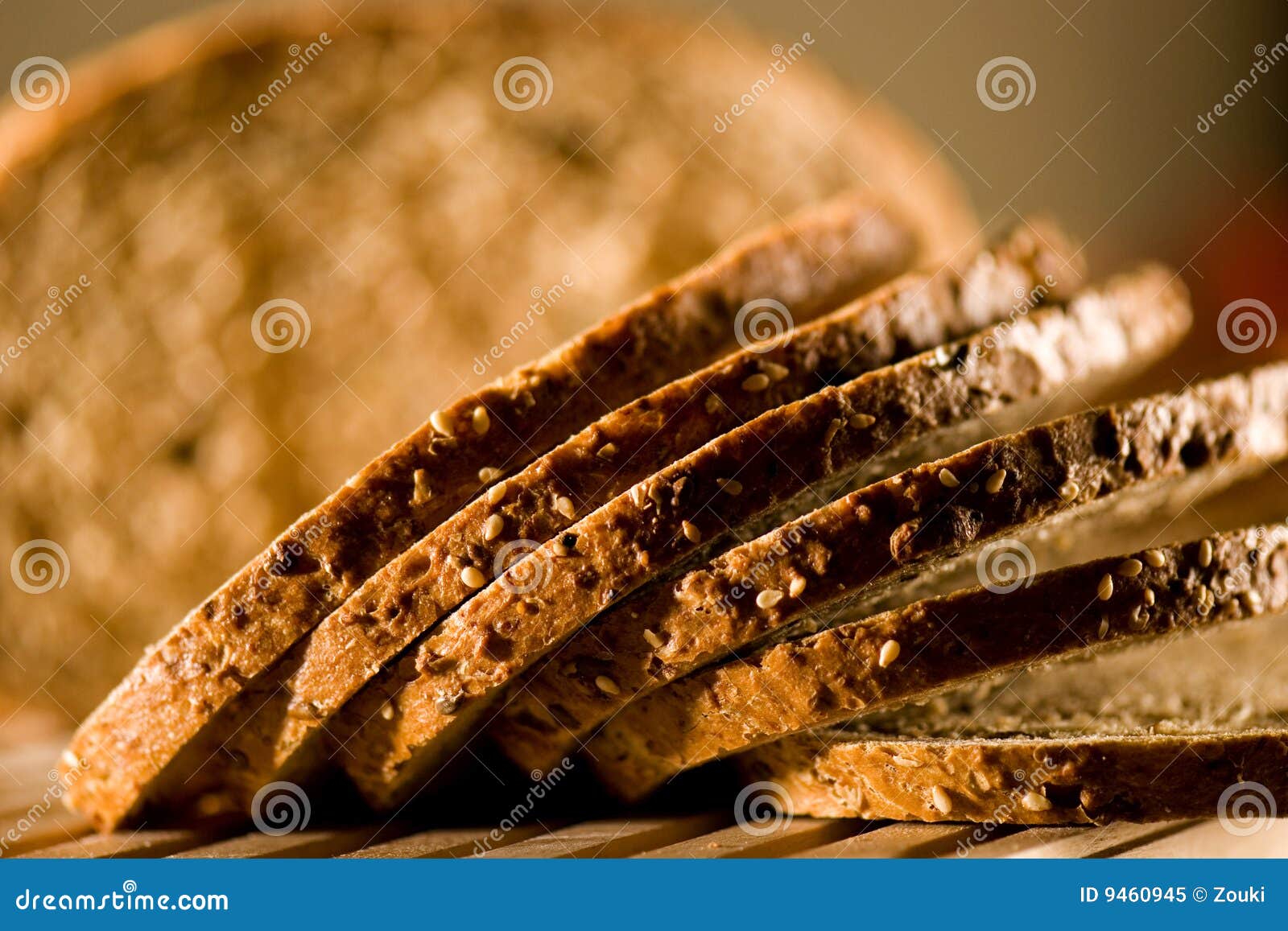 Pane immagine stock. Immagine di sano, fette, marrone - 9460945