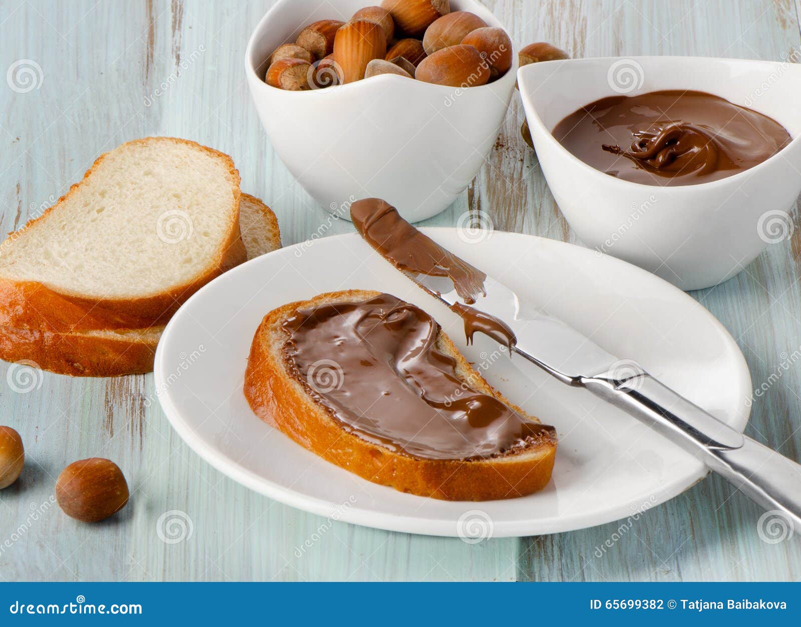 Pane Con La Crema Del Cioccolato Fotografia Stock - Immagine di ...