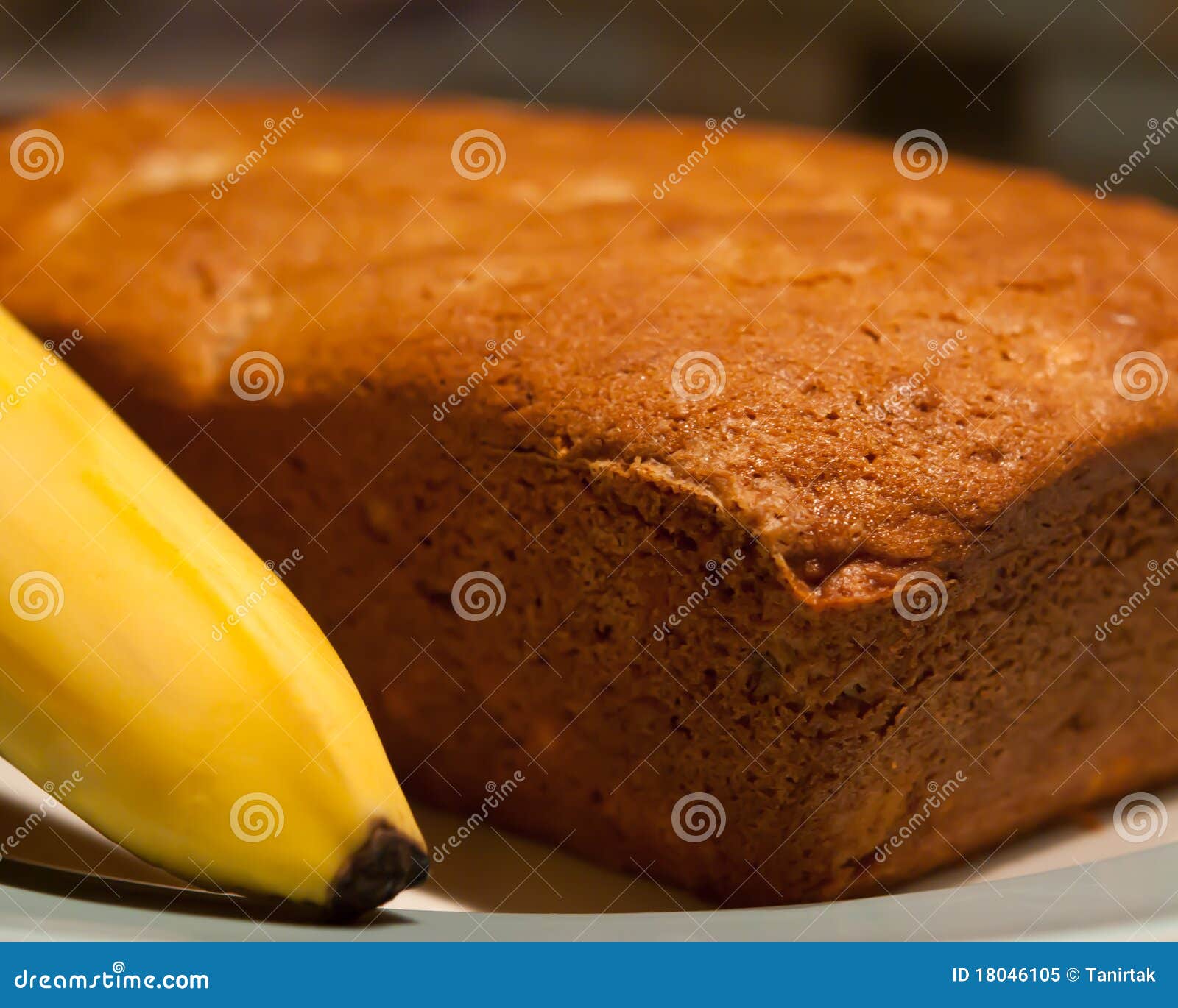 Pane di banana e banana immagine stock. Immagine di pasta - 18046105