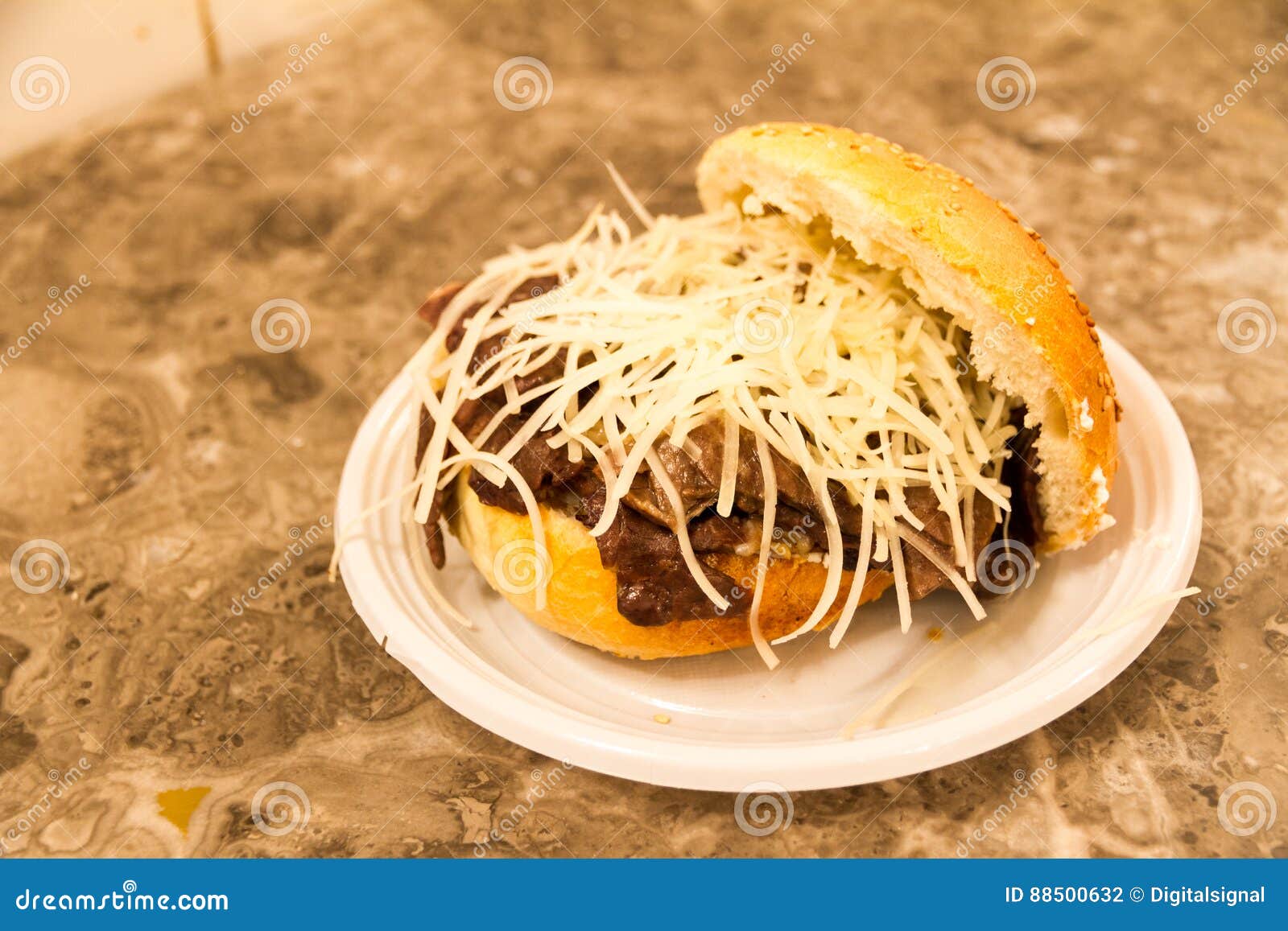 Pane Di Tipical Con La Milza a Palermo Fotografia Stock - Immagine di ...