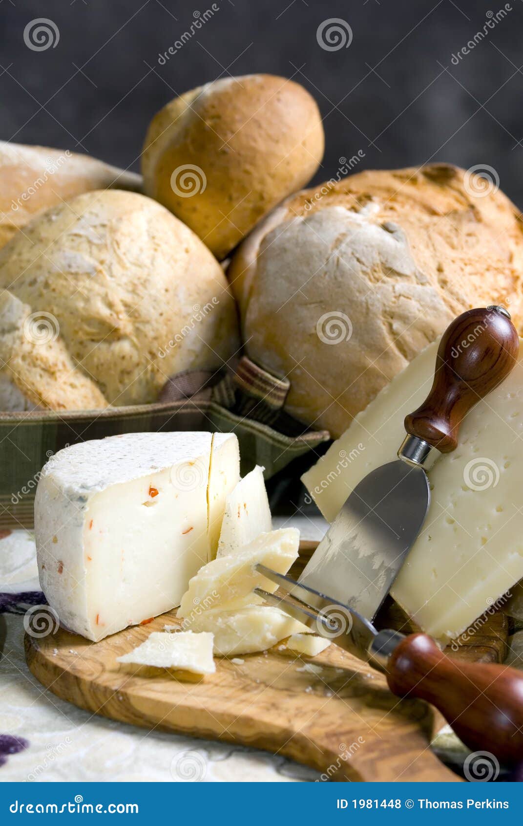 Pane e formaggio 4 fotografia stock. Immagine di maniglia - 1981448