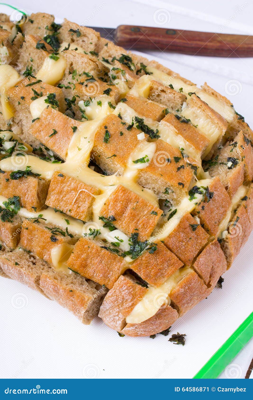 Pane farcito con formaggio immagine stock. Immagine di partito - 64586871