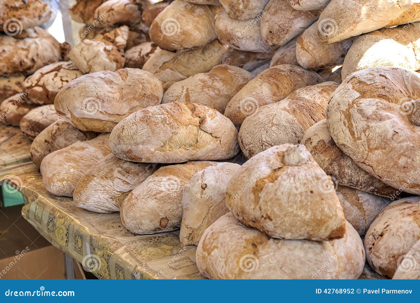 Pane fresco fotografia stock. Immagine di pane, cottura - 42768952