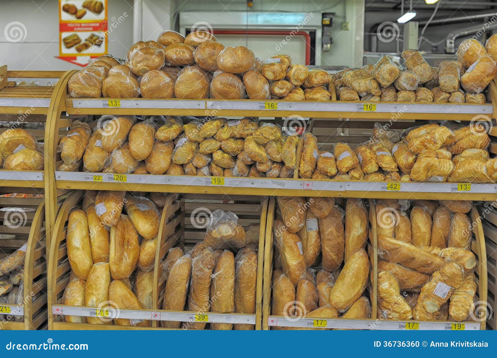 Pane Integrale in Supermercato Immagine Editoriale - Immagine di ...