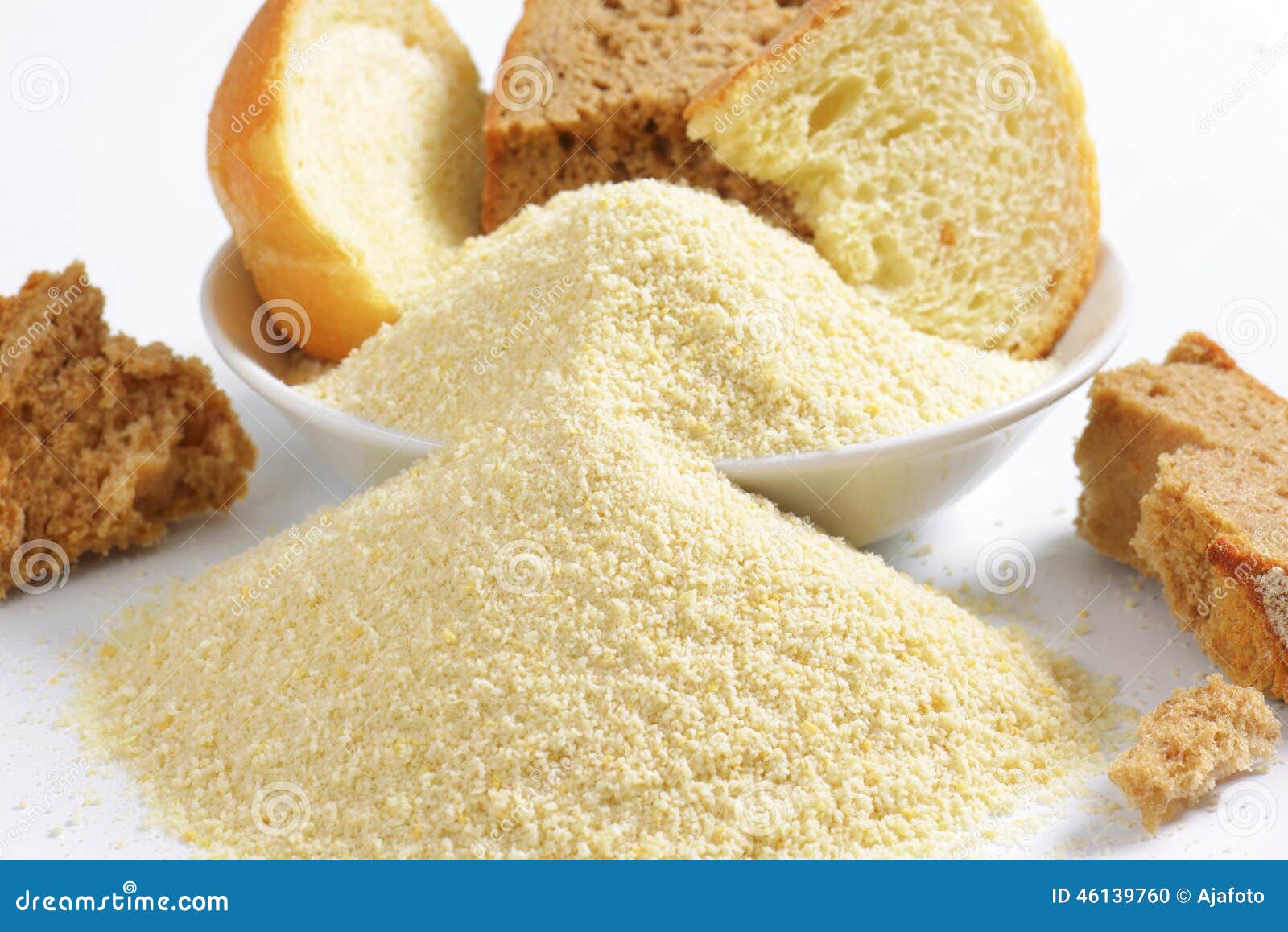 Pane Raffermo E Pangrattato Macinato Finemente Fotografia Stock ...