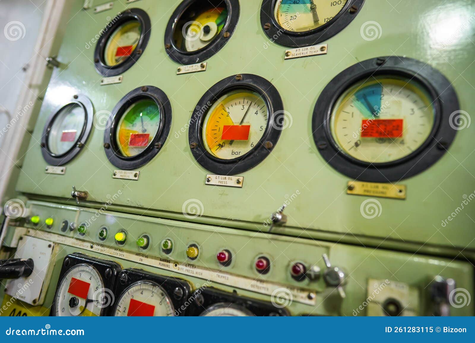 Panel De Control Con Muchos Botones Imagen de archivo - Imagen de nivel ...