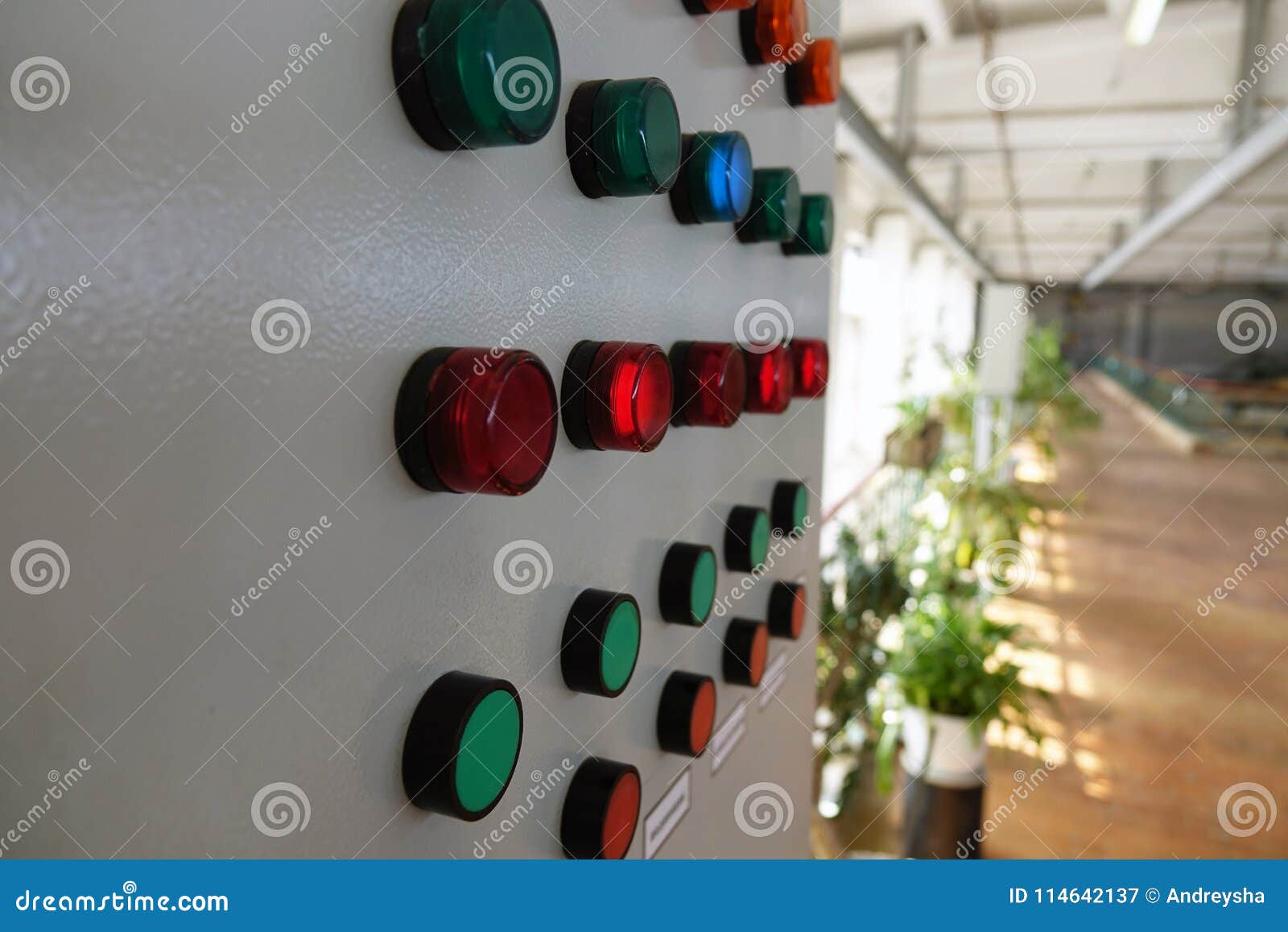 Panel De Control Controle Los Botones Imagen de archivo - Imagen de ...