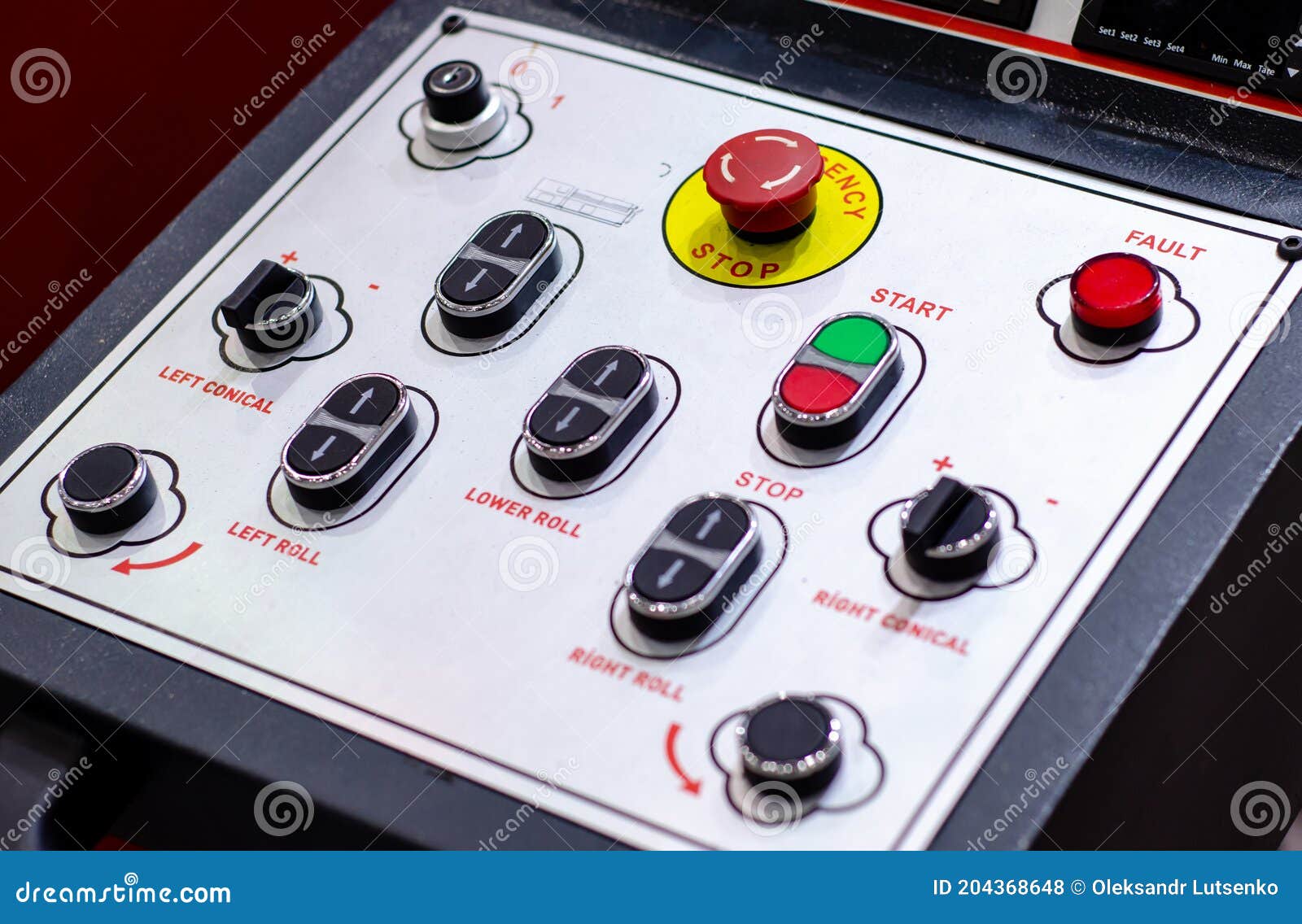 Panel De Control Industrial Con Los Botones Y Conmutador Clave Foto de ...
