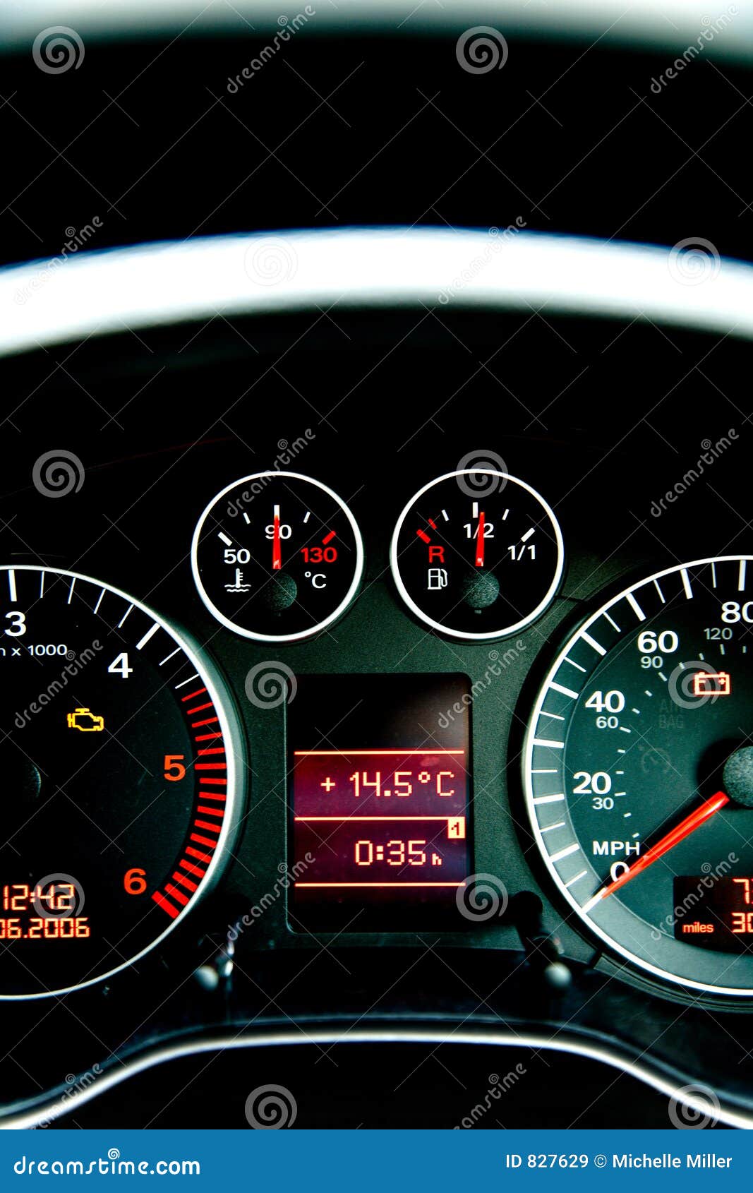 Panel De Instrumentos De Del Coche Imagen de archivo - Imagen de ...