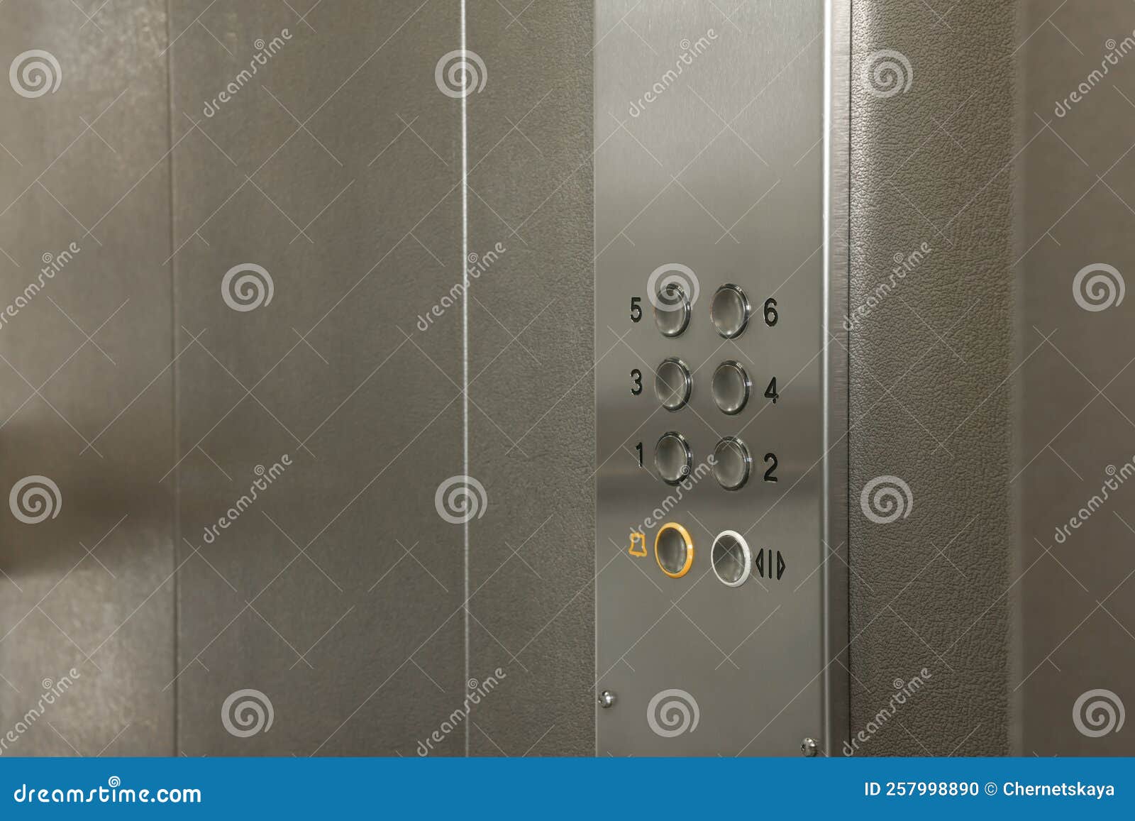 Panel De Llamadas De Ascensor Elegante Y Limpio Con Botones Foto de ...