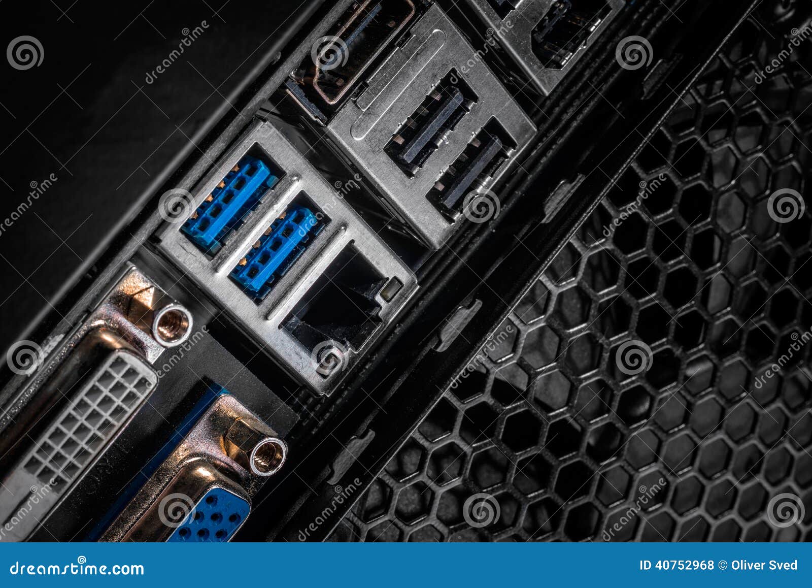 Panel Trasero De Un Ordenador Moderno Con El Usb Foto de archivo ...