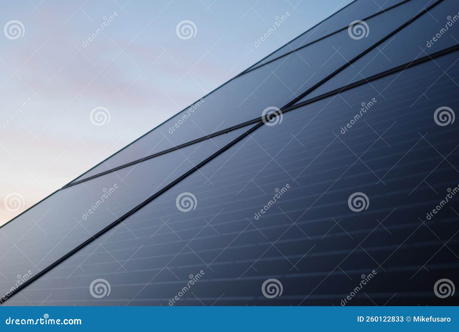Paneles solares modernos imagen de archivo. Imagen de fotovoltaico ...