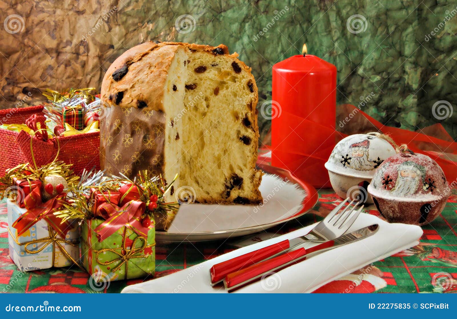 Panettone - Italian Xmas Cake Stock Image - Image of bake, raisin: 22275835