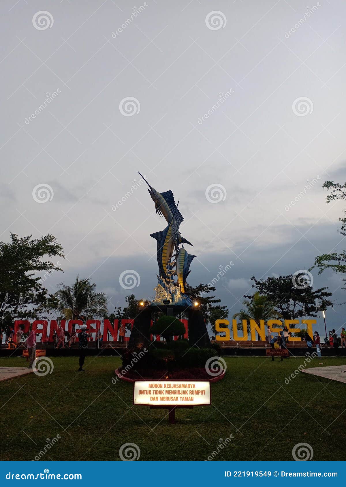 Pangandaran sunset editorial stock image. Image of lighting - 221919549