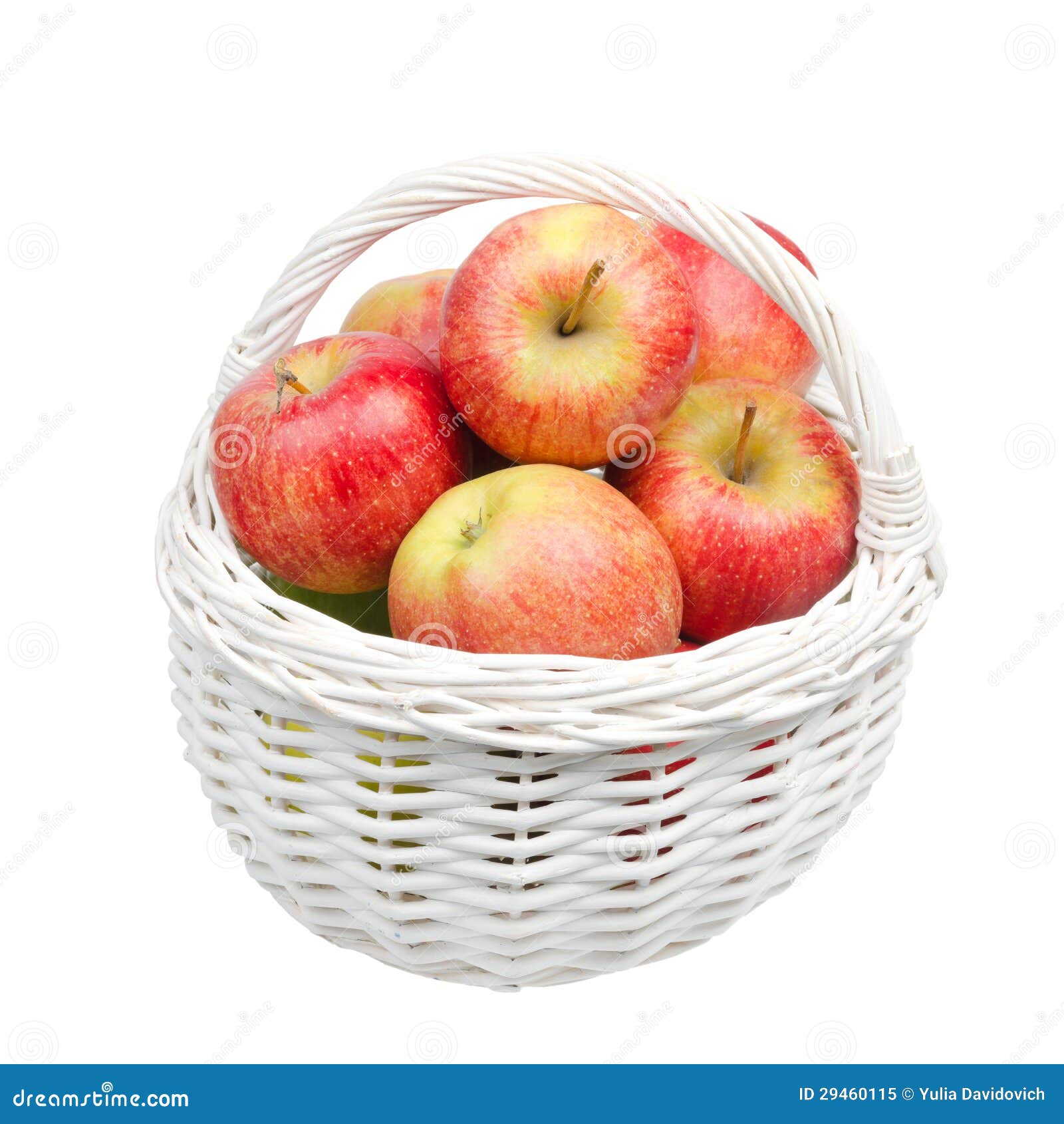 Panier Avec Les Pommes Rouges Juteuses D'isolement Image stock - Image ...