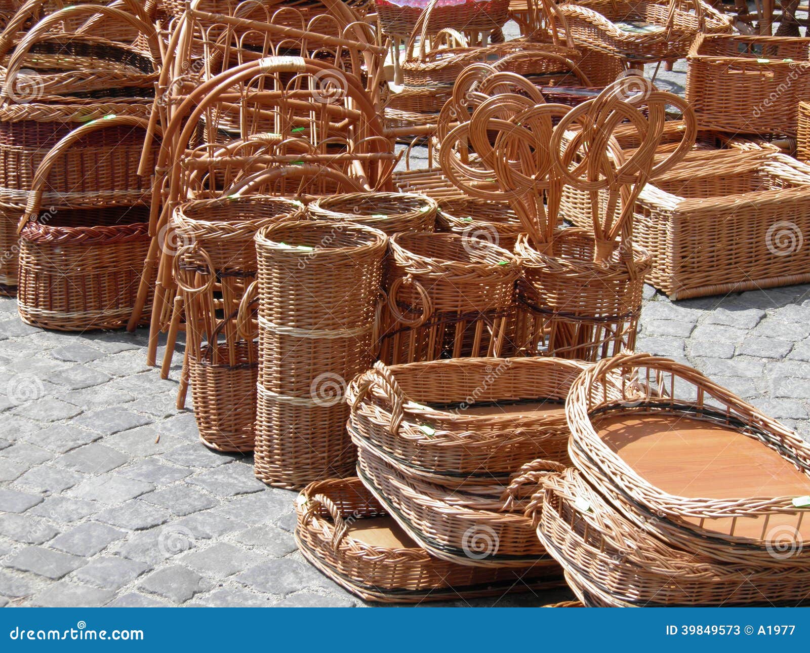 Paniers en osier image stock. Image du bois, métier, journalier - 39849573