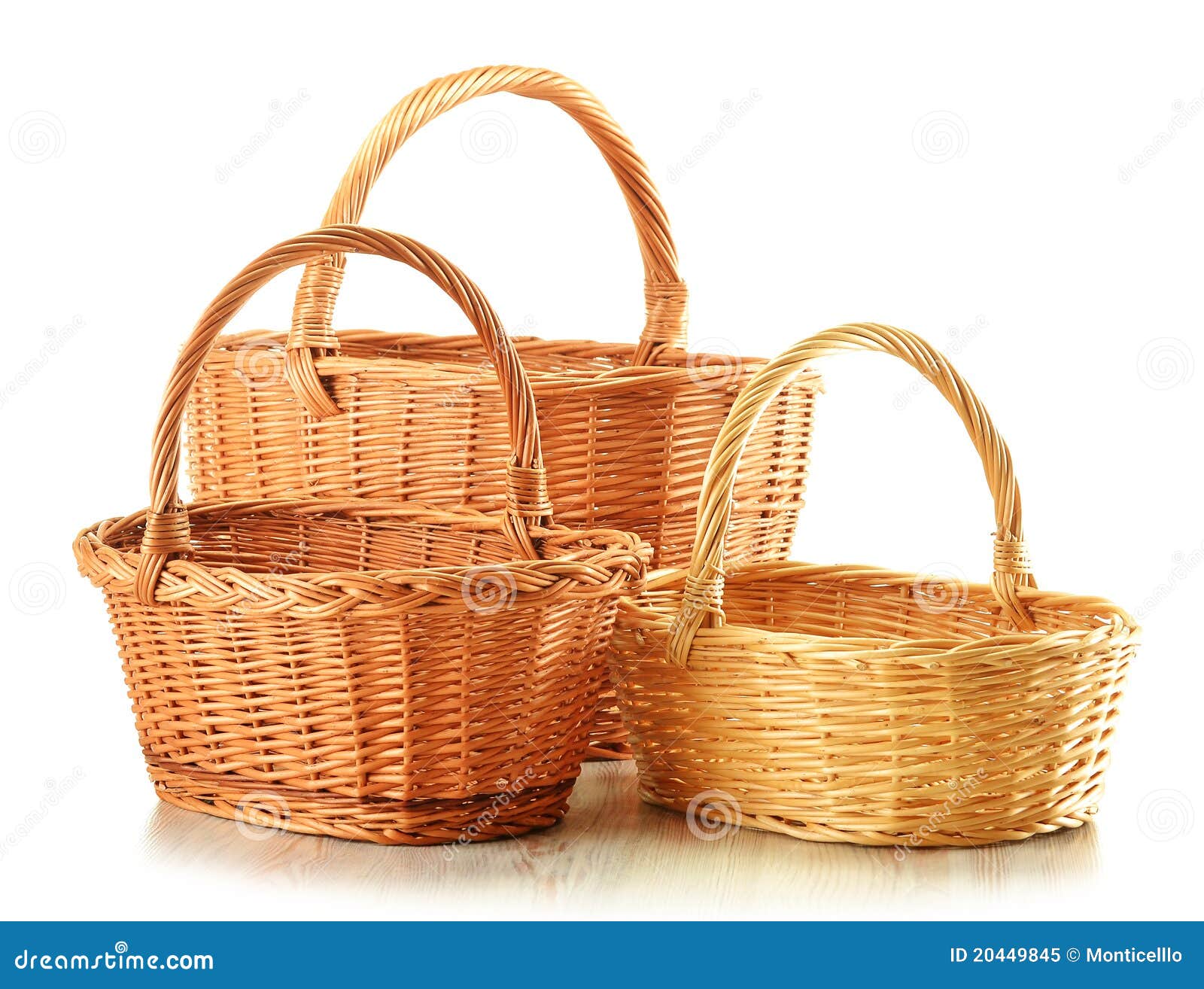 Paniers En Osier Vides D'isolement Sur Le Blanc Image stock - Image du ...