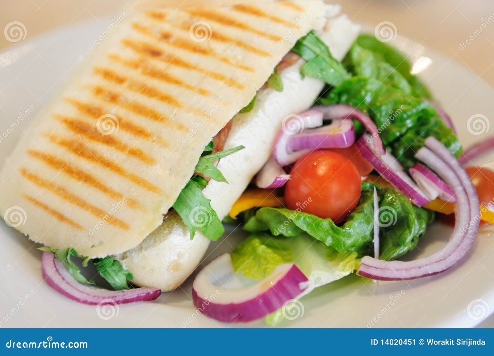 Panini avec de la salade image stock. Image du laiterie - 14020451