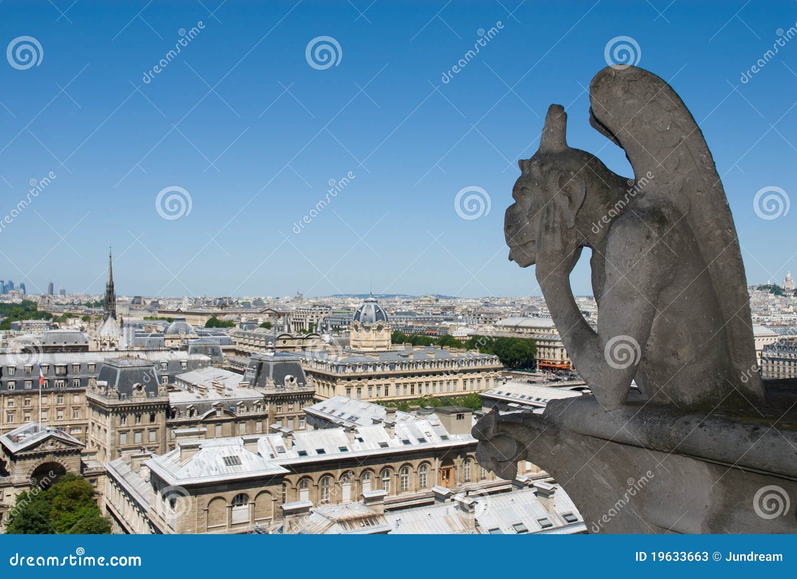 Paniusi De Gargulec Notre Paris Obraz Stock - Obraz złożonej z budynek ...