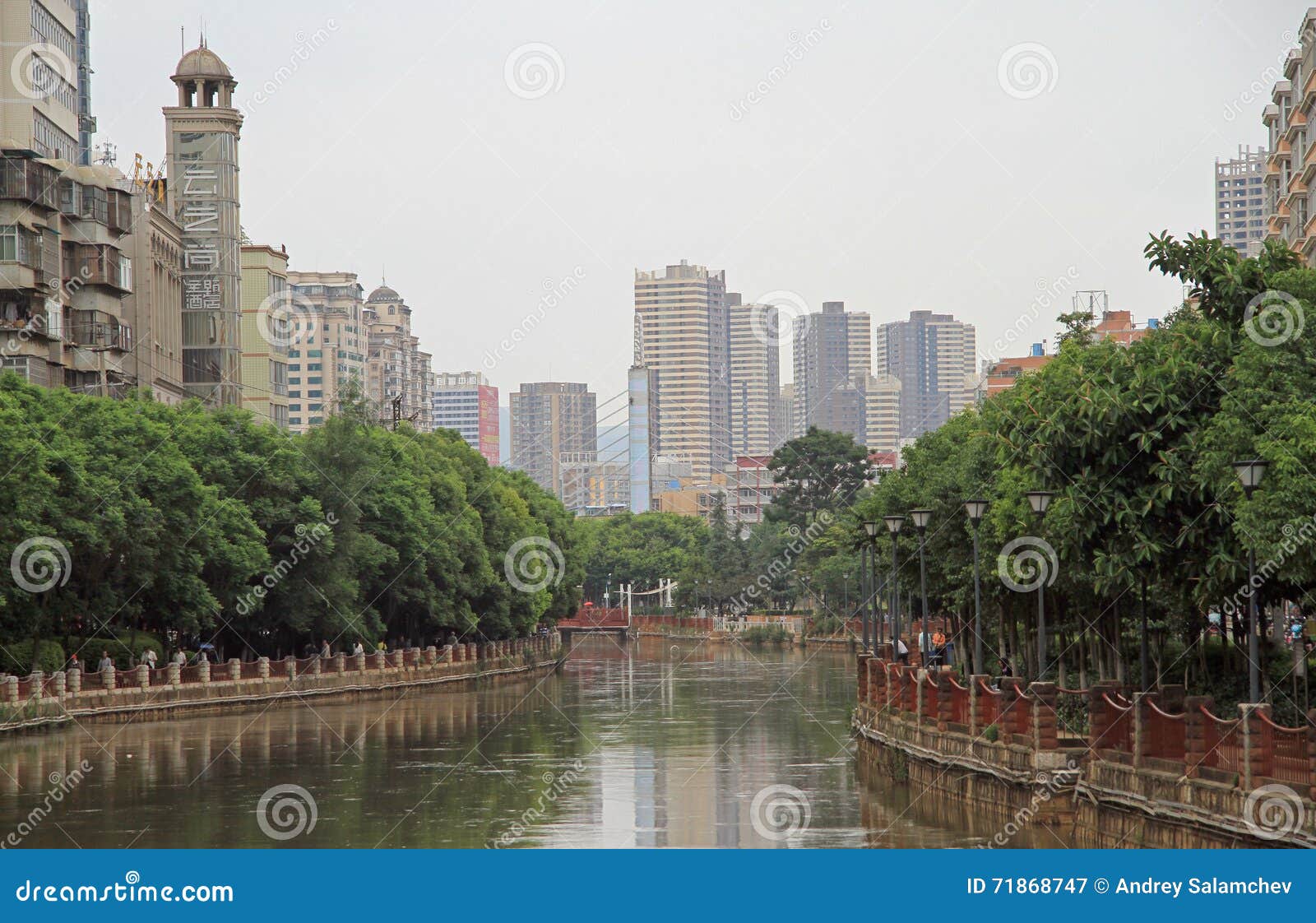 Panlong River in the Center of Kunming City Editorial Photography ...